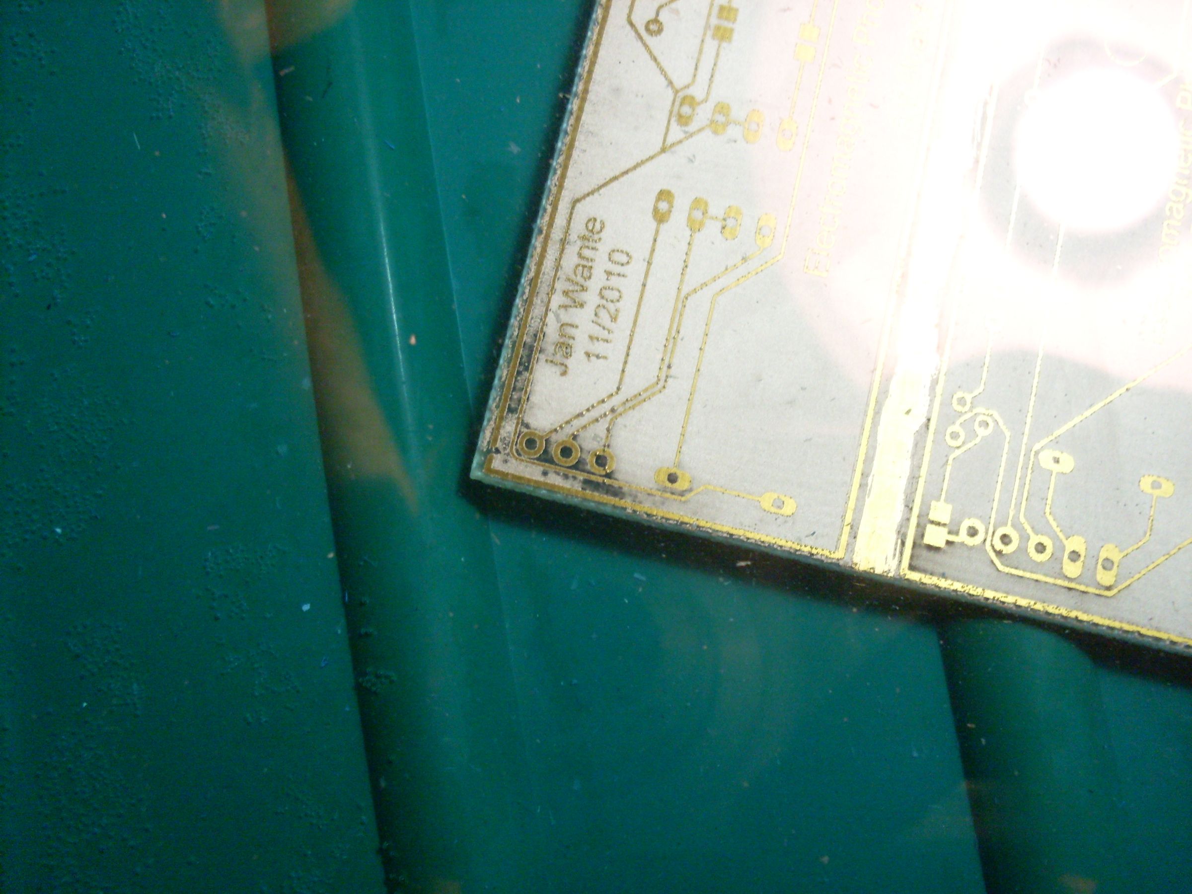 Making PCB's With an Easy UV-methode : 9 Steps - Instructables