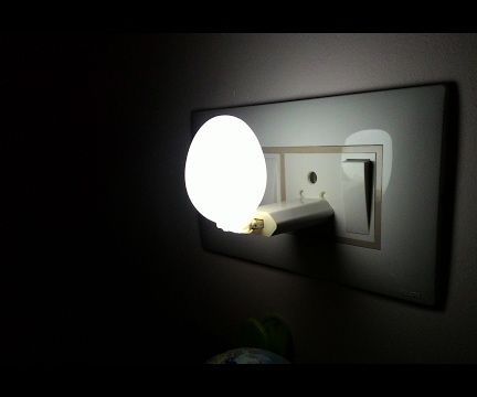 How to Make an LED Bed Lamp in 2 Minutes : 4 Steps - Instructables