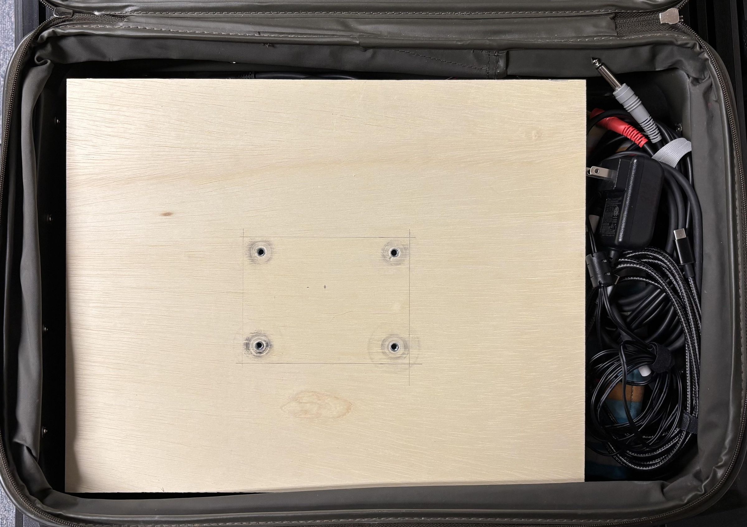 Musician Laptop+Interface Stand : 8 Steps (with Pictures) - Instructables