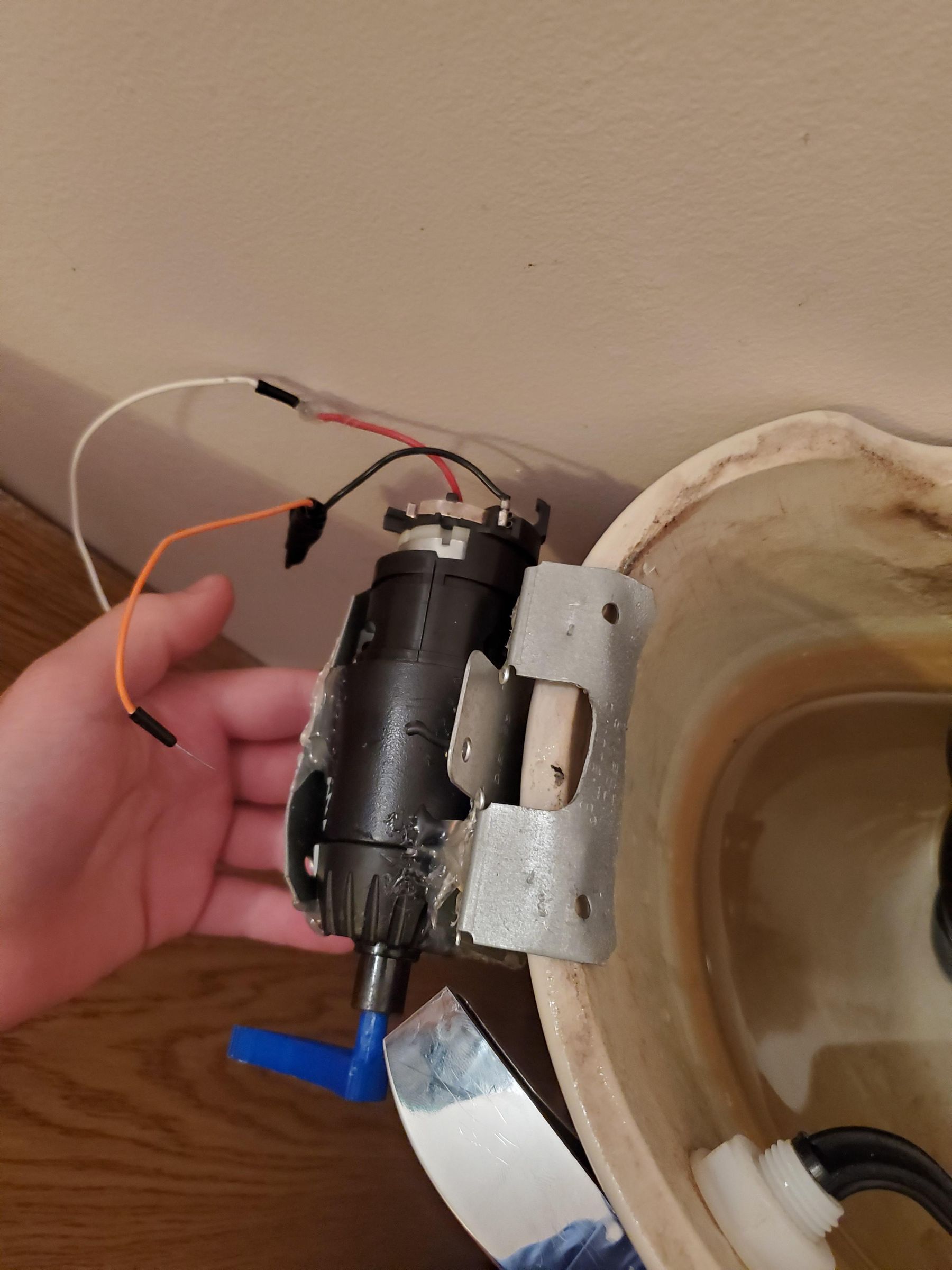 AUTOMATIC TOILET FLUSHER : 5 Steps - Instructables