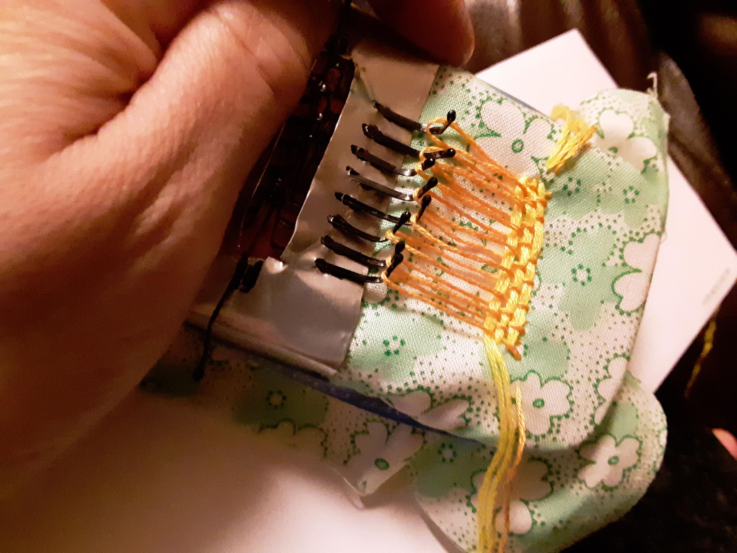 Easy Mini Darning Tool: Speedweve Style : 7 Steps - Instructables