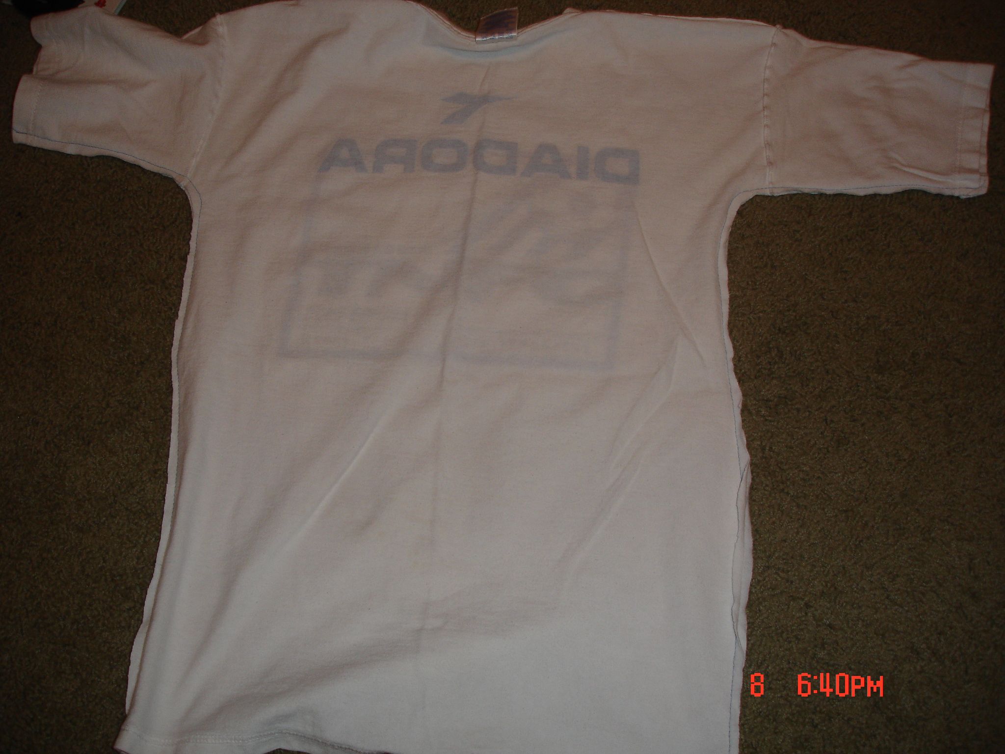 T-Shirt Into a Button-Up : 4 Steps - Instructables