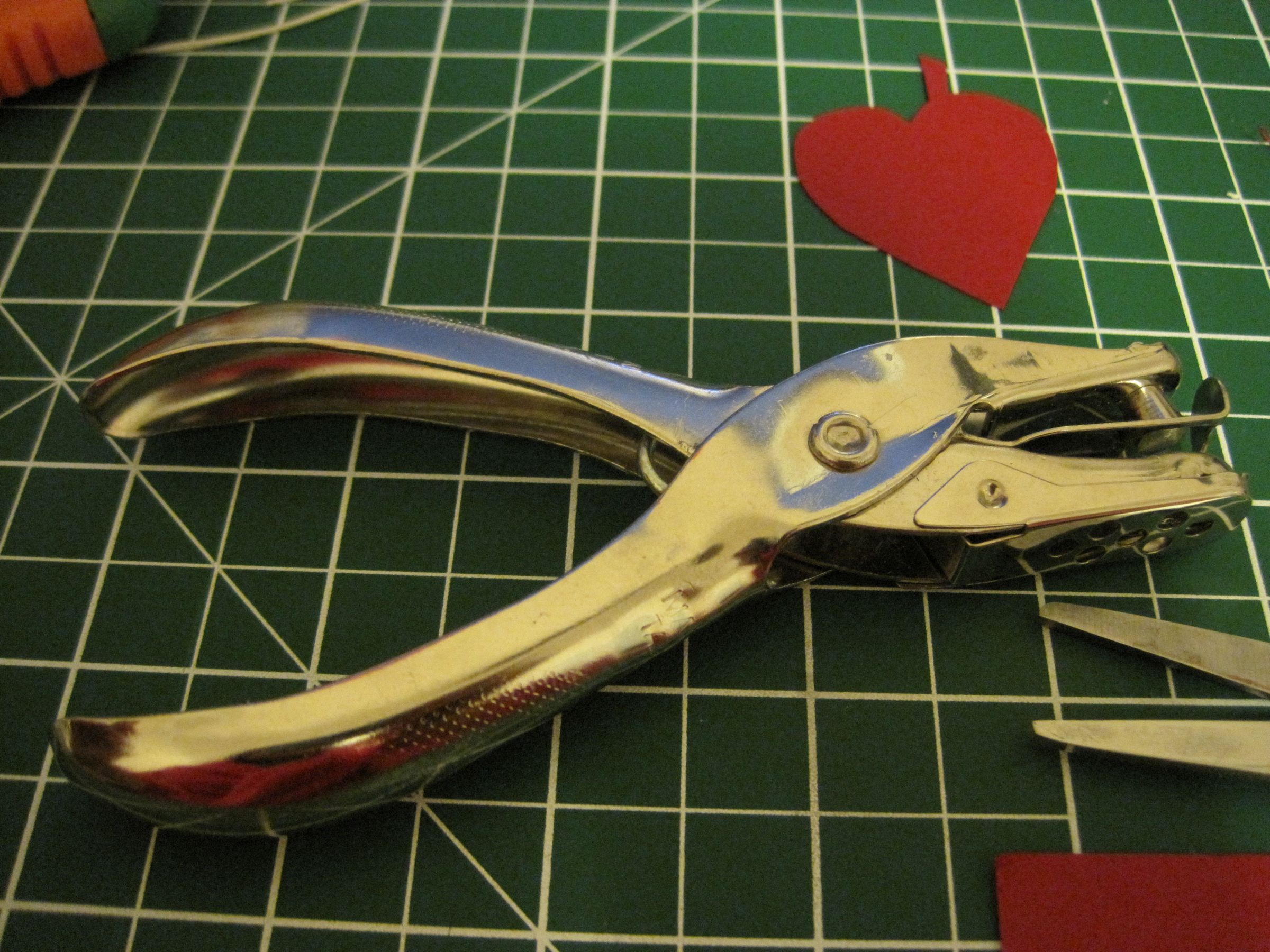 How to Make Tags : 4 Steps (with Pictures) - Instructables