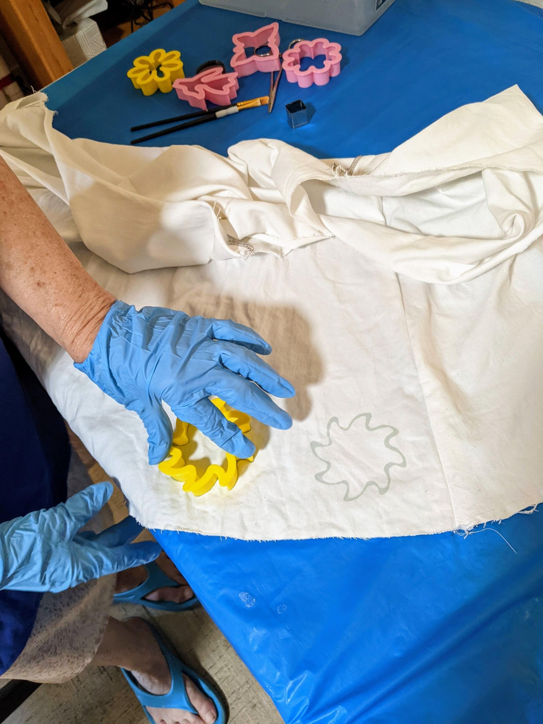 Ice Dye Batik Apron : 11 Steps (with Pictures) - Instructables