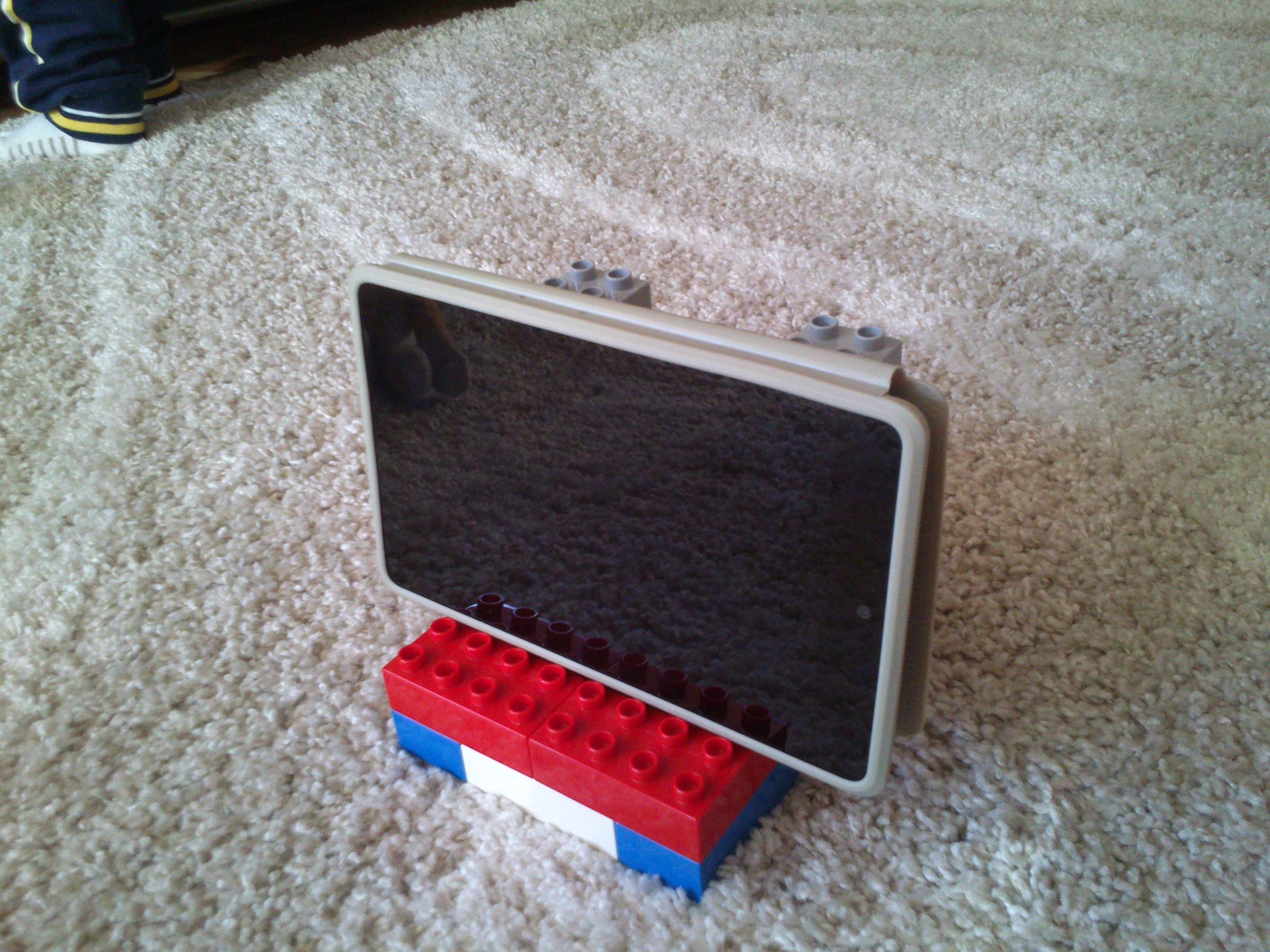 Phone/Tablet LEGO Duplo Stand - Instructables