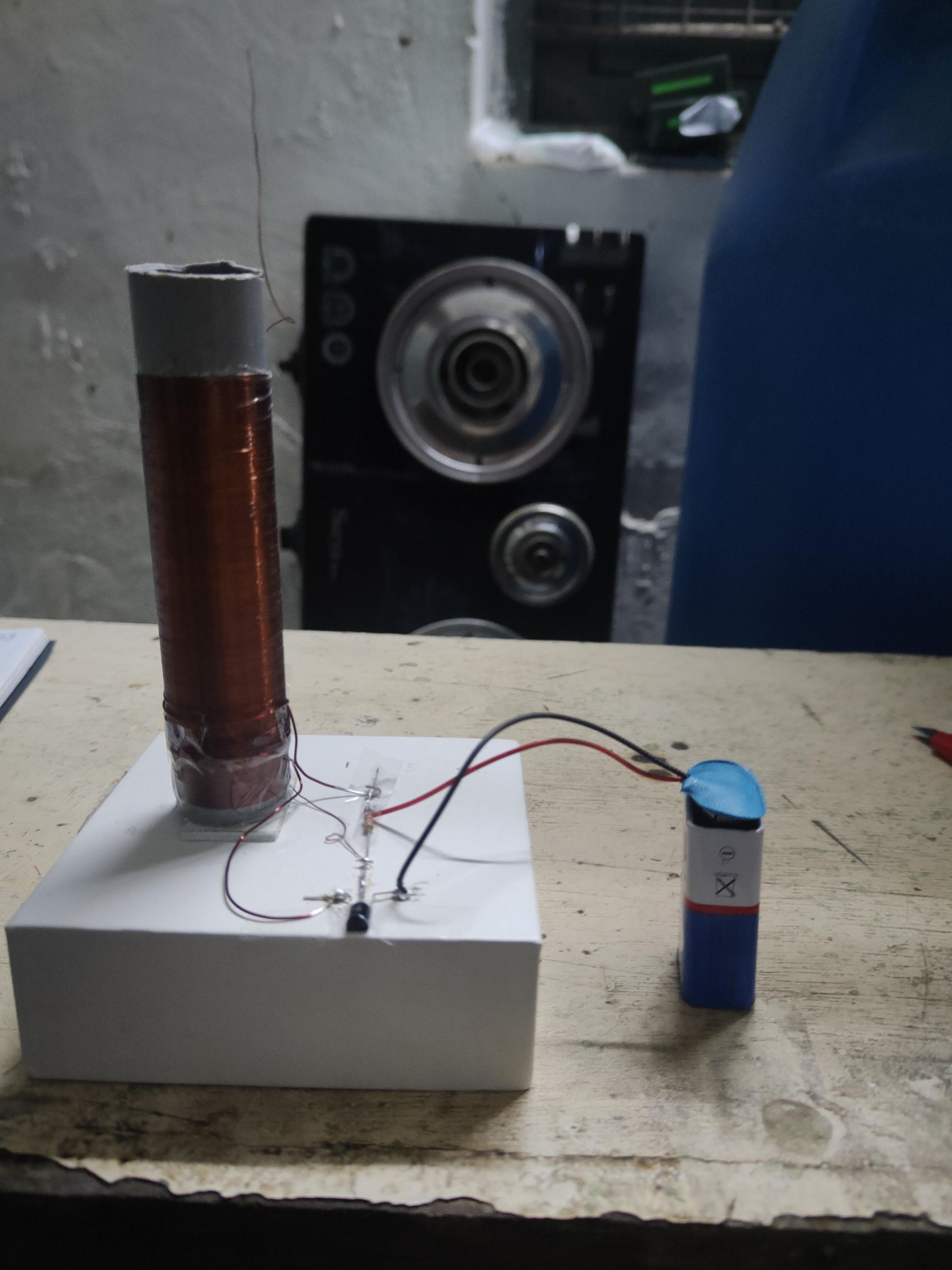How to Make a Miniature Tesla Coil : 3 Steps (with Pictures ...