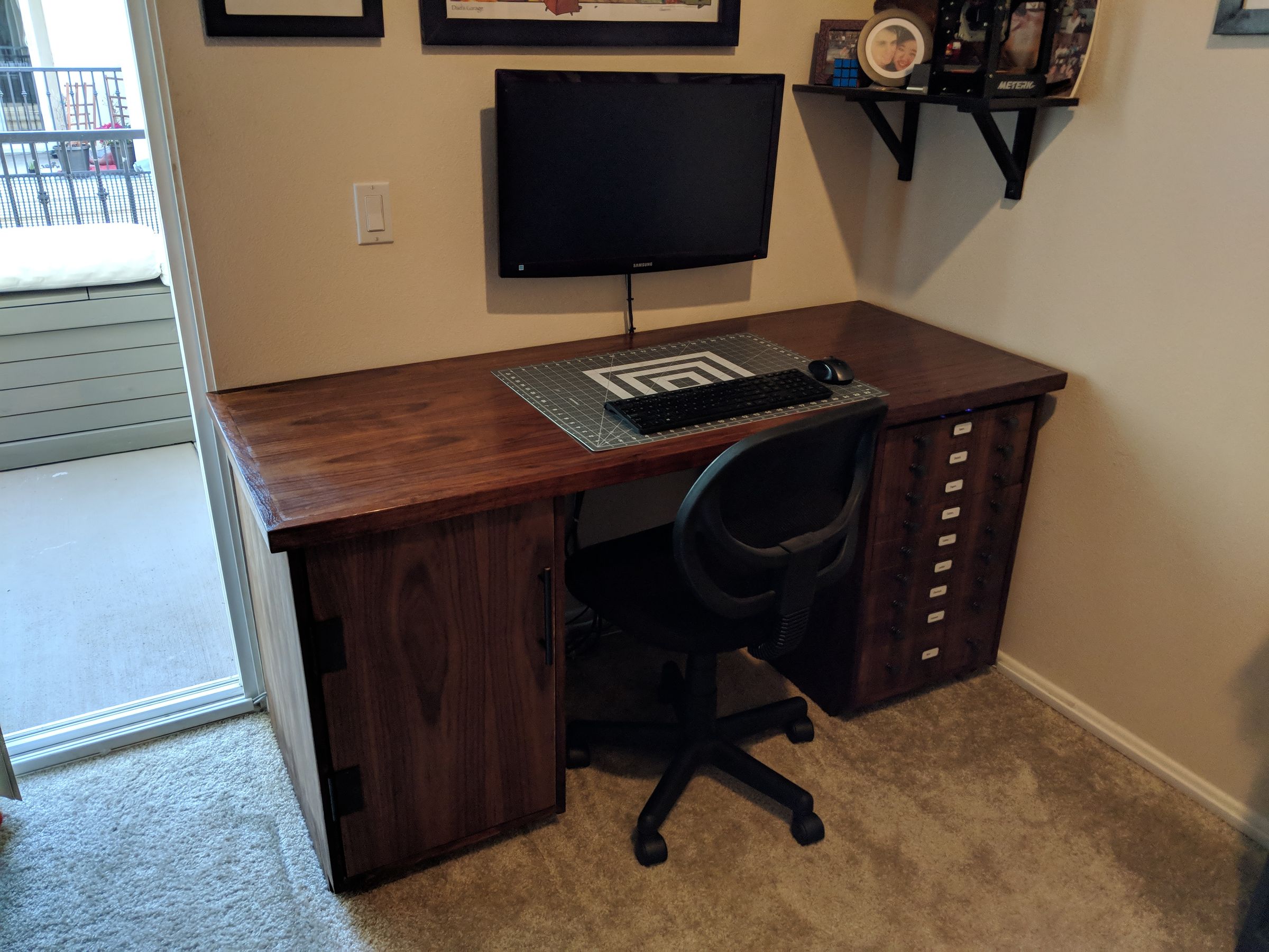 Convertible Standing Desk With Hidden Computer : 10 Steps (with ...