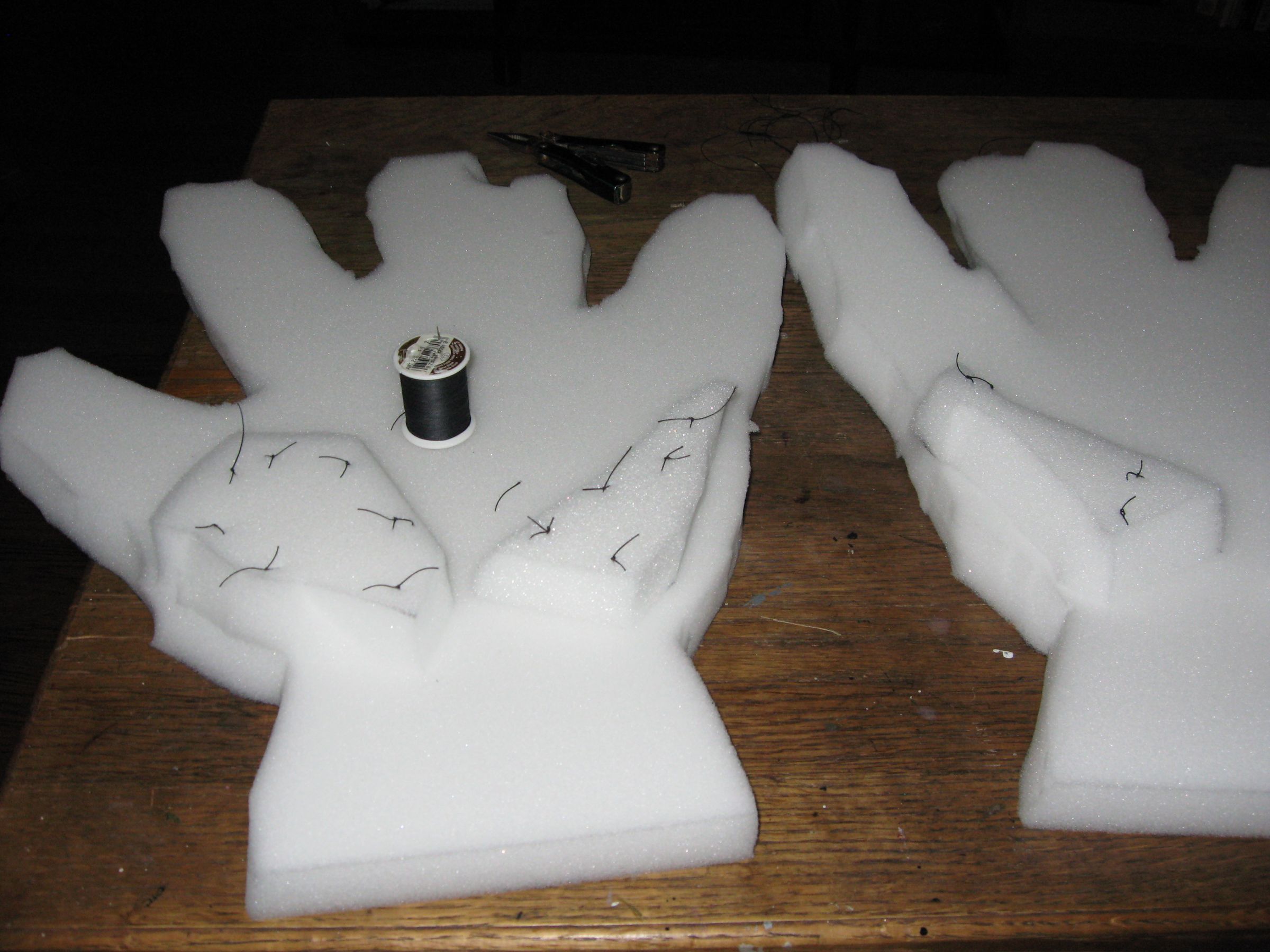Giant Monster Hands (now With Action Video!) : 9 Steps - Instructables
