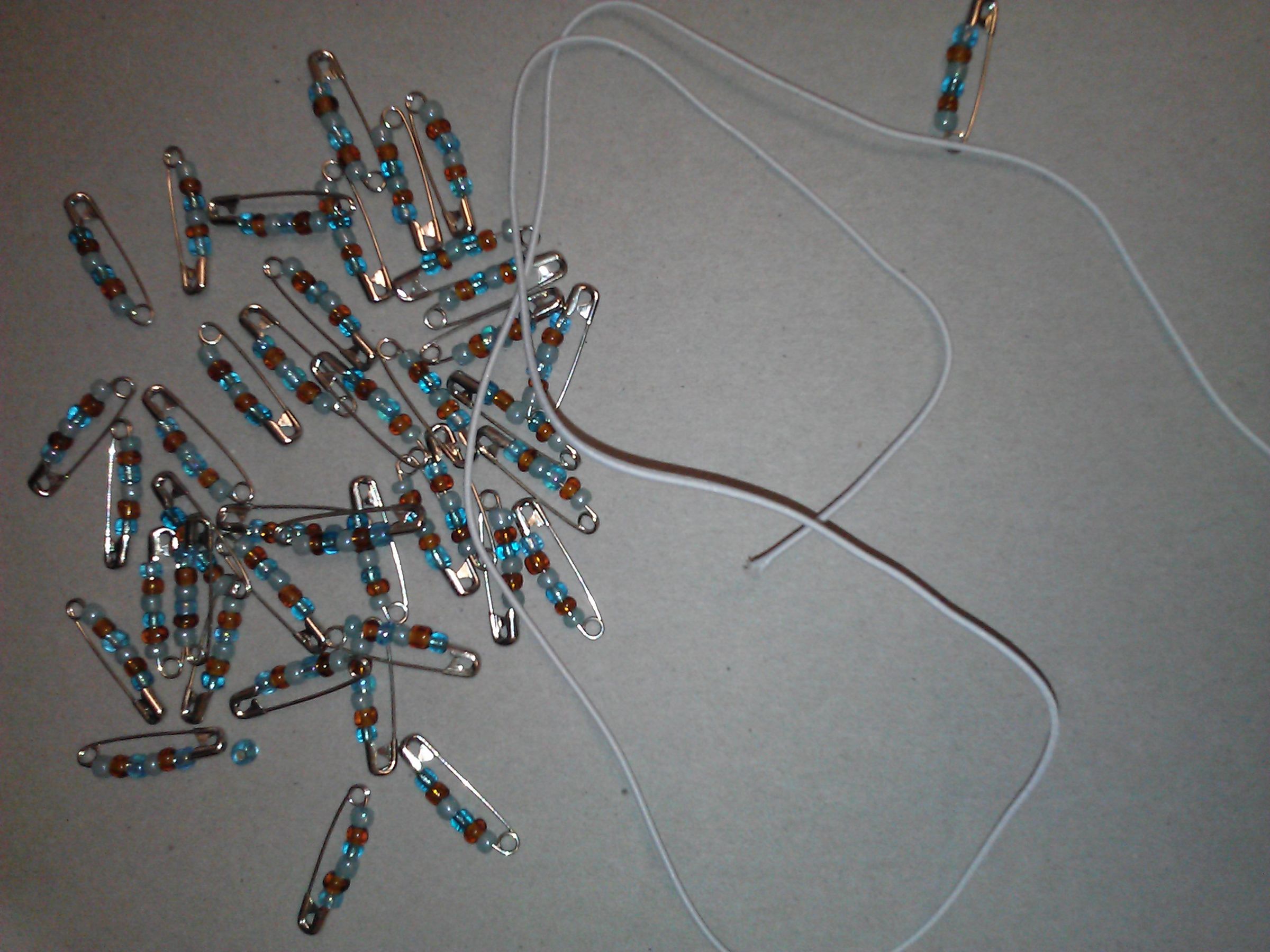 Safety Pin Bracelet : 10 Steps - Instructables