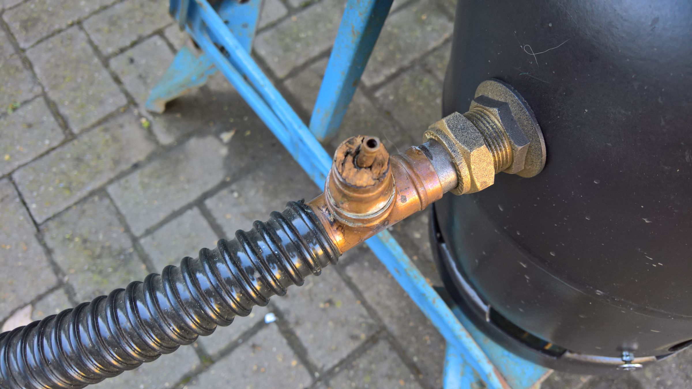 How to Make a Cold Smoker - Pump : 5 Steps - Instructables