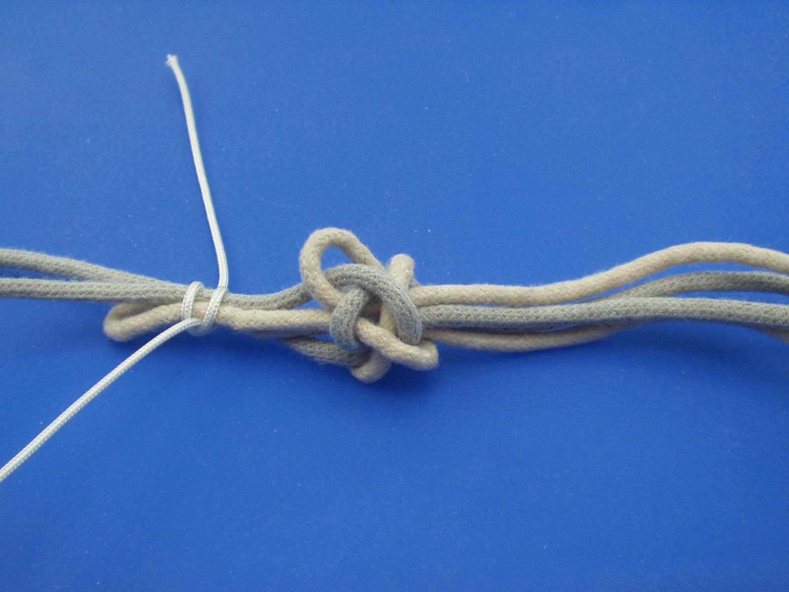 Over Two Crown Diamond Knot : 18 Steps - Instructables