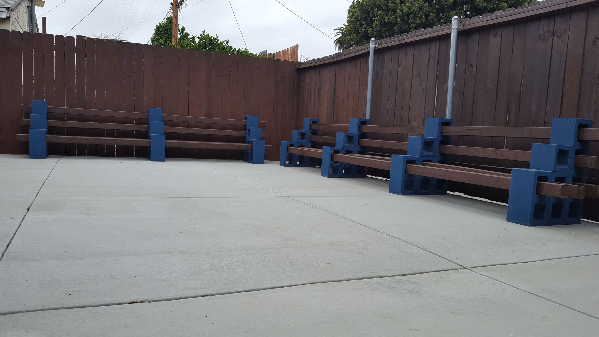 Easy Outdoor Cinder Block Benches : 9 Steps (with Pictures) - Instructables