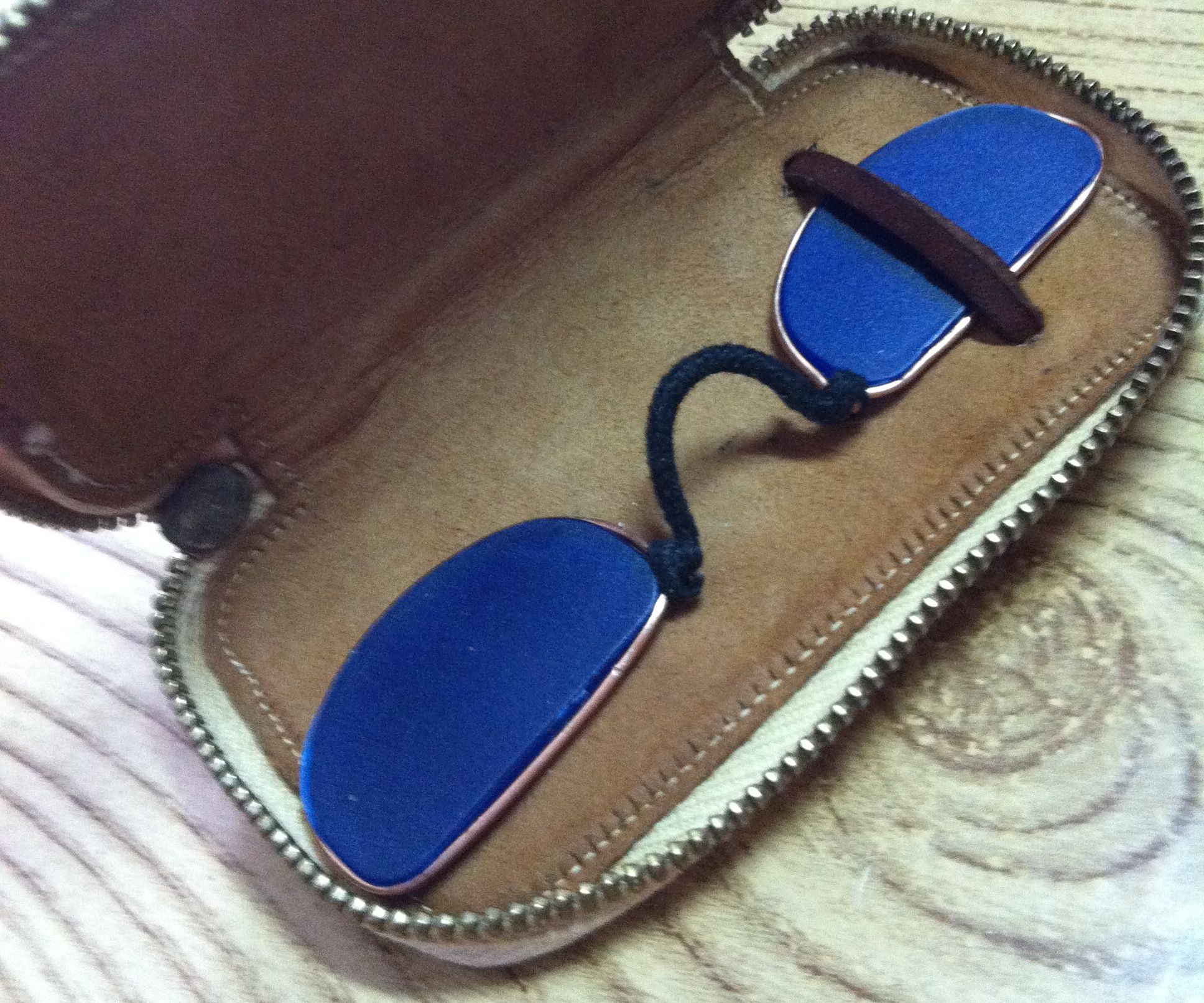 Blue Spectacles - Instructables