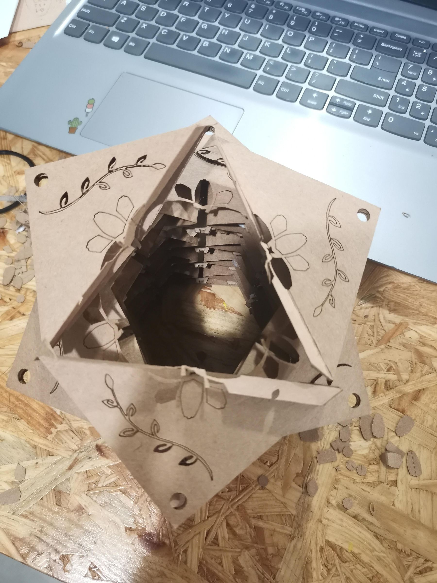 Hanging Foldable Lampshade! : 8 Steps (with Pictures) - Instructables