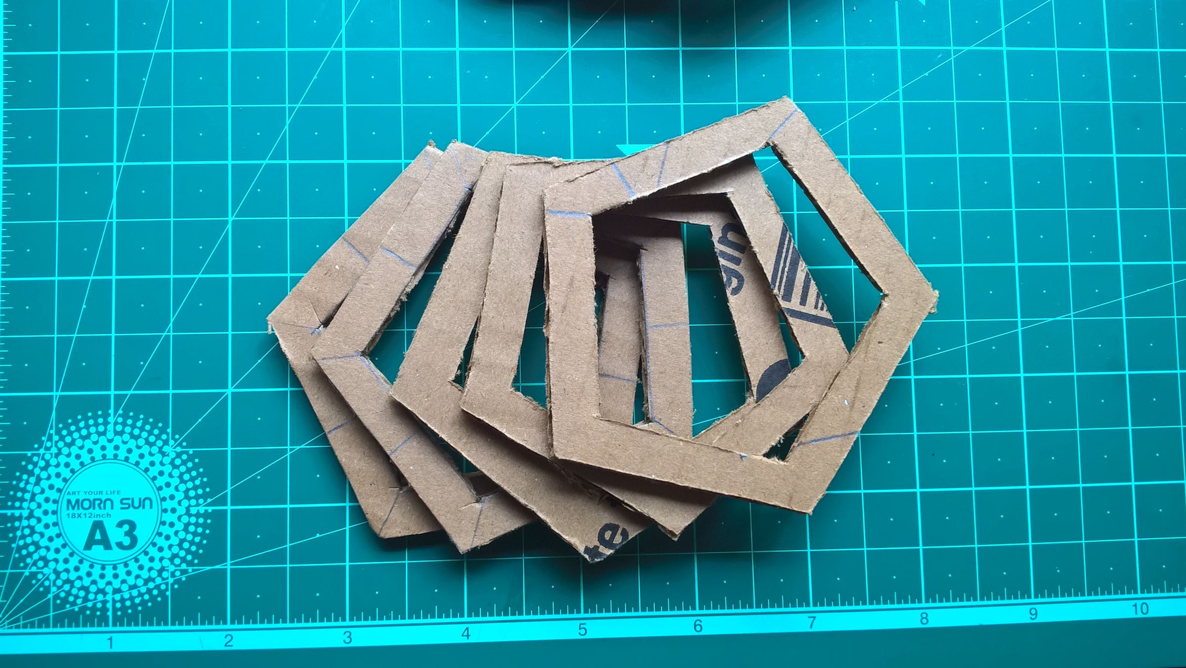 DIY Cardboard Lamp : 8 Steps (with Pictures) - Instructables