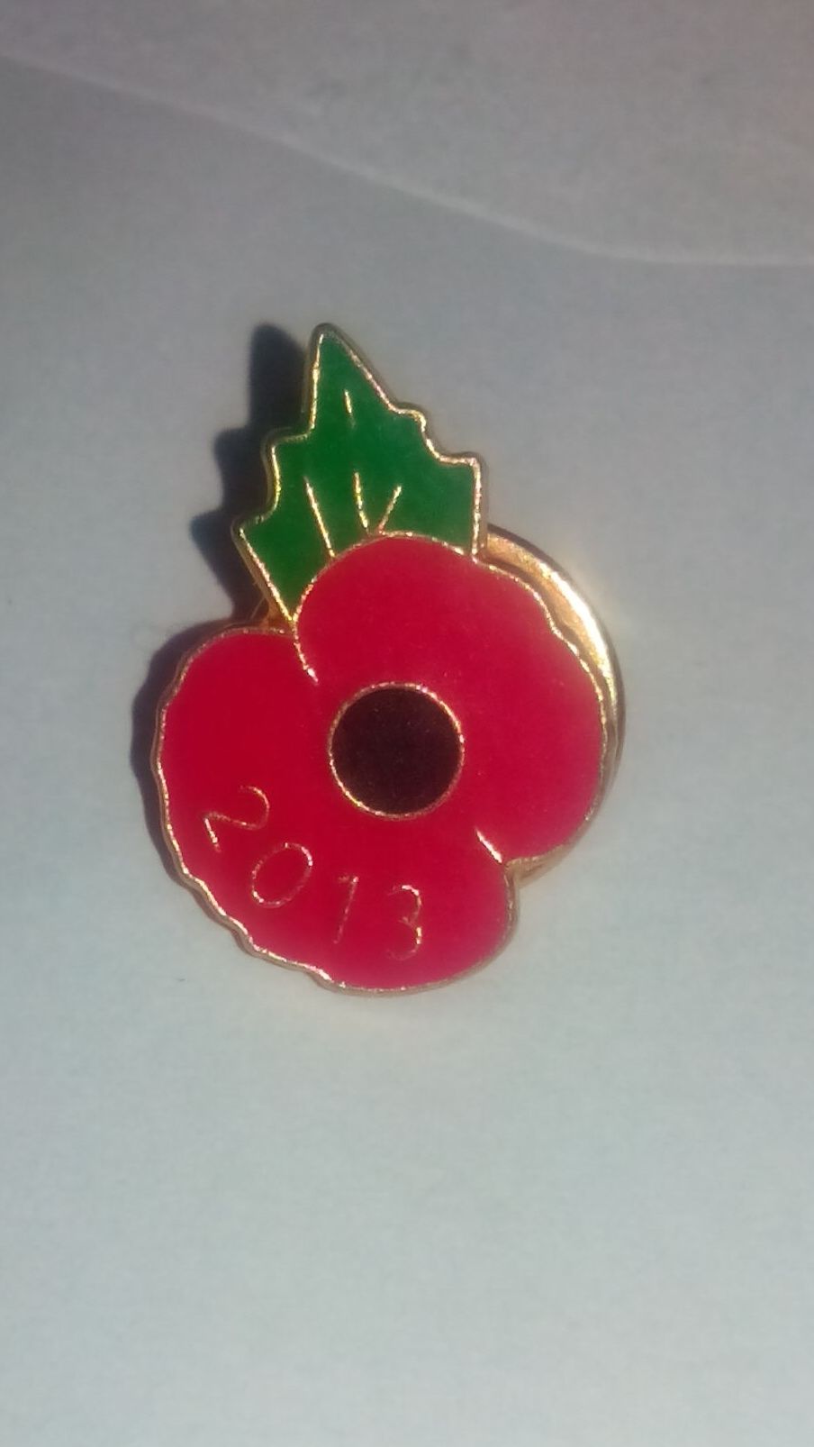 Canadian Poppy Lapel Pin Back : 5 Steps - Instructables