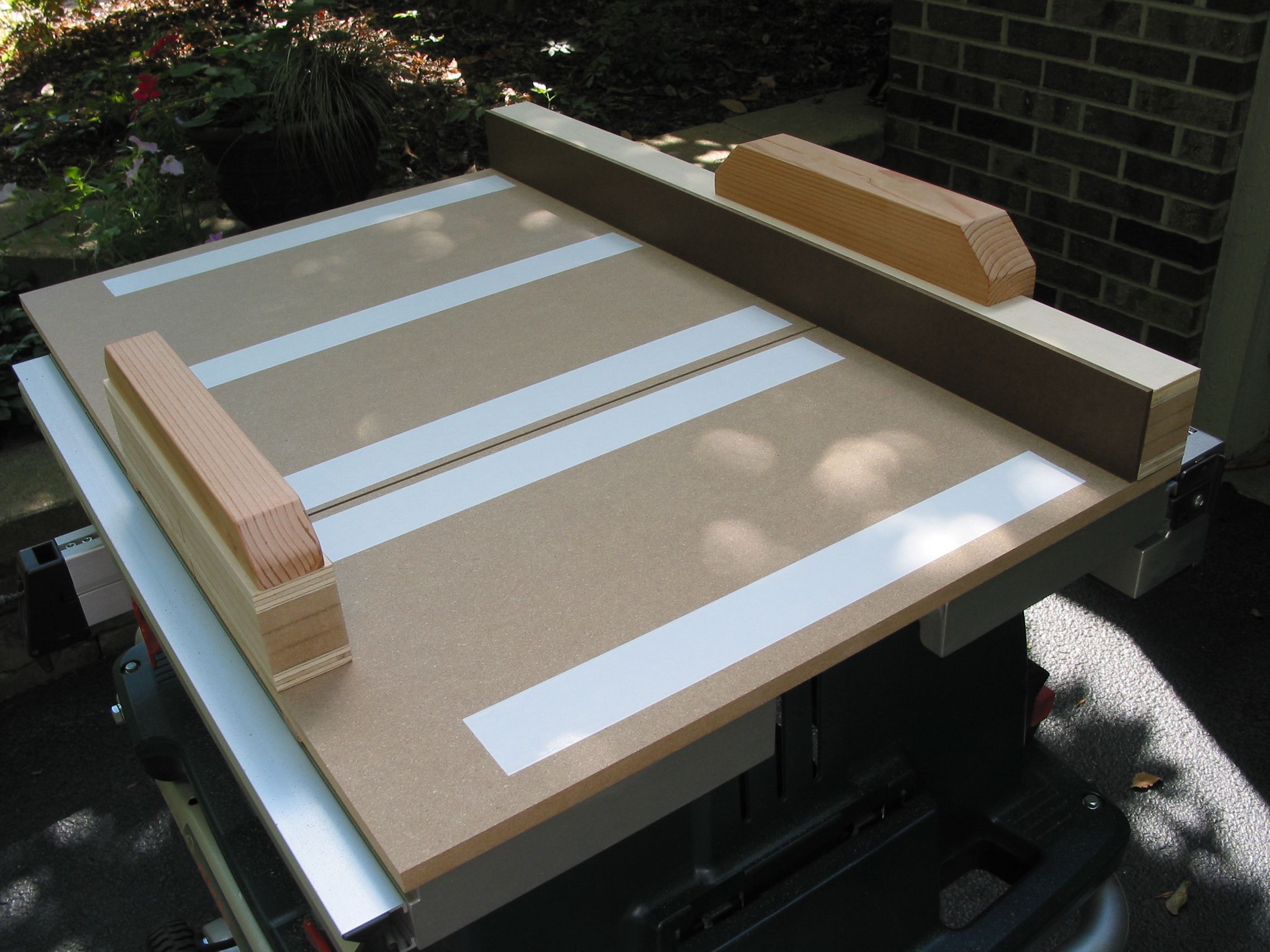 6 Tips to Building a Better Cross-cut Sled for Your Tablesaw : 9 Steps ...