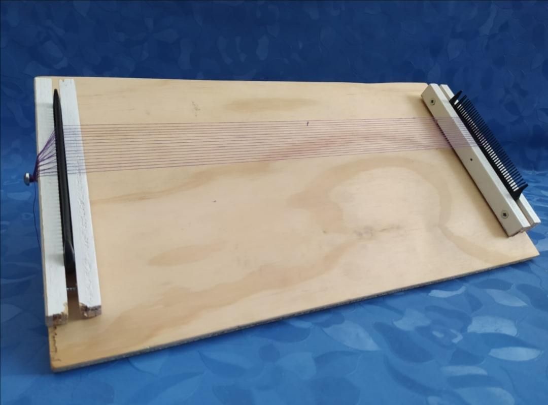 Loom With Combs : 10 Steps (with Pictures) - Instructables