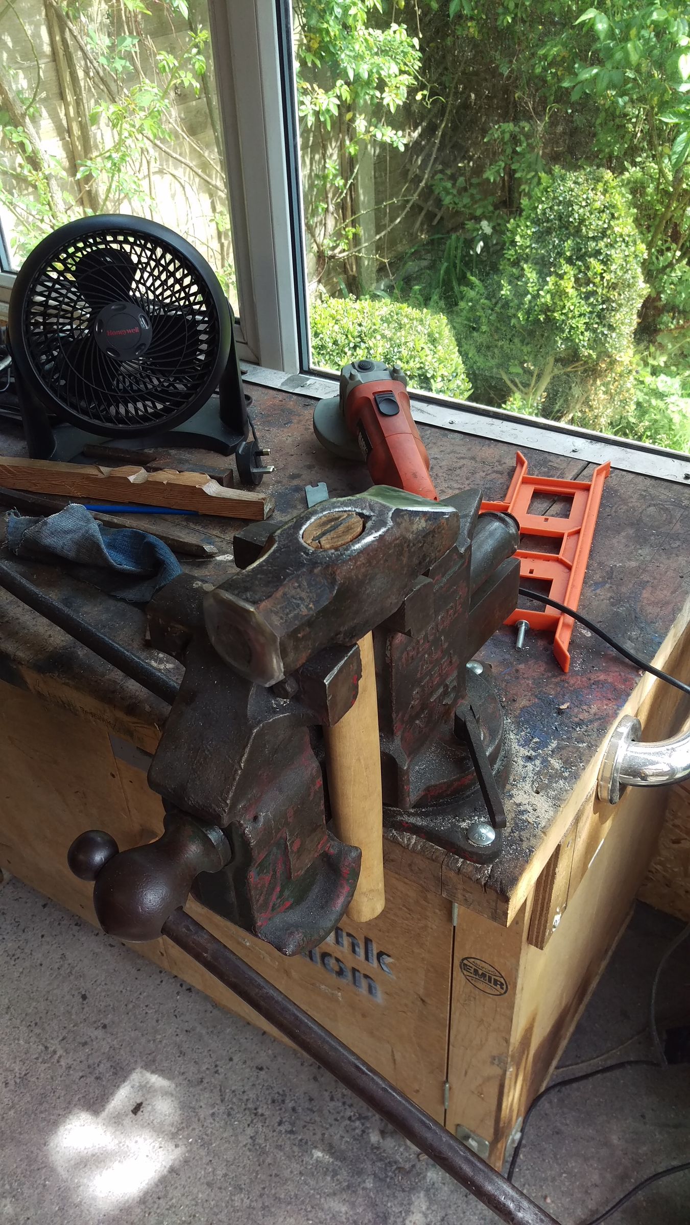 Adapt a Sledgehammer Head to Make a Big Boy Blacksmith Hammer. : 6 ...