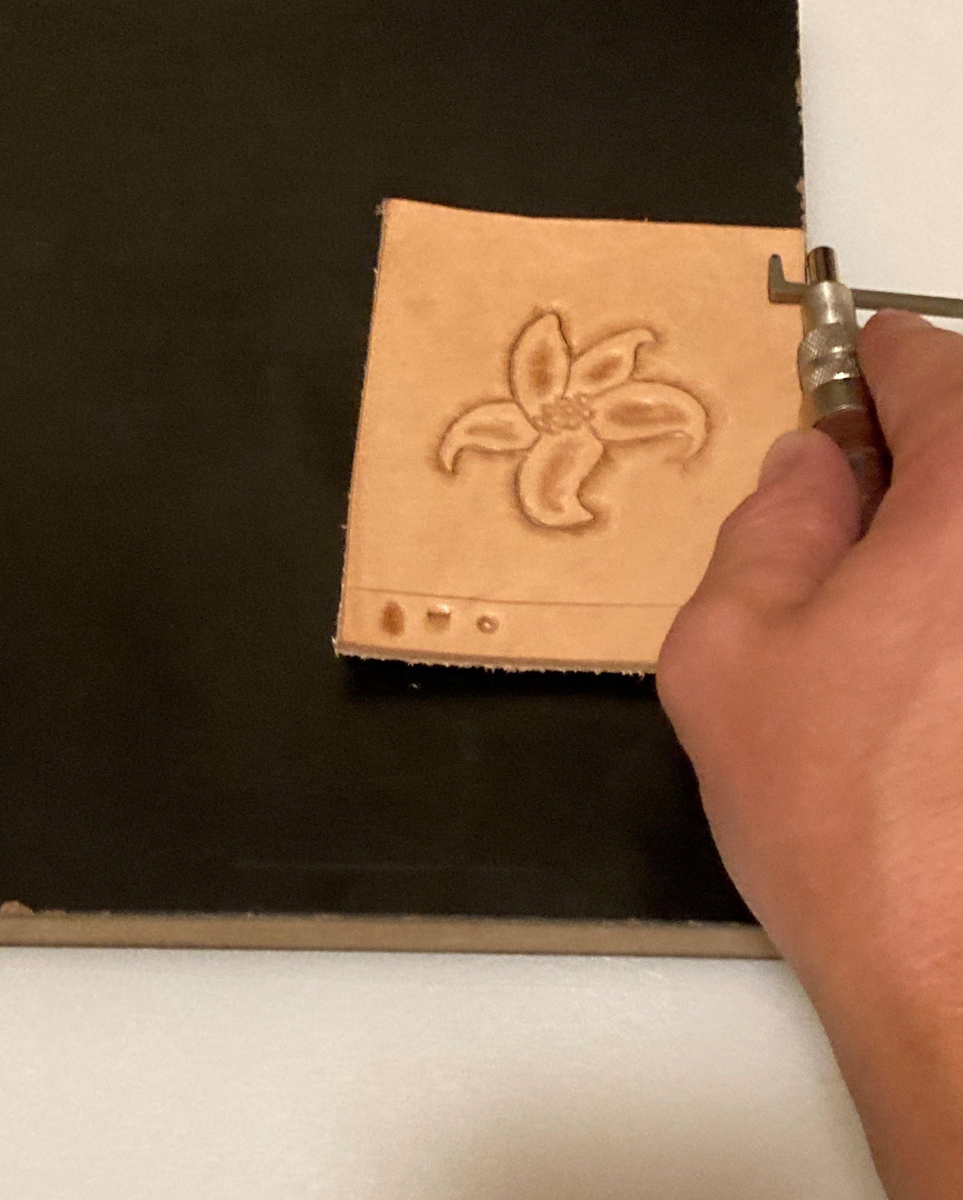 Simple Leather Carving : 10 Steps (with Pictures) - Instructables