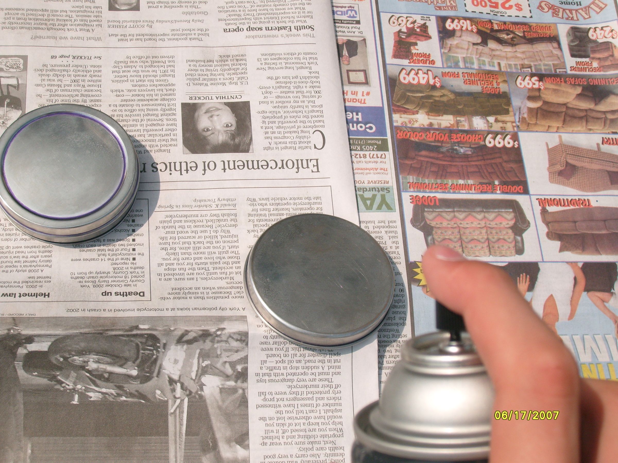 How to Re-paint an Altoids Tin : 8 Steps - Instructables