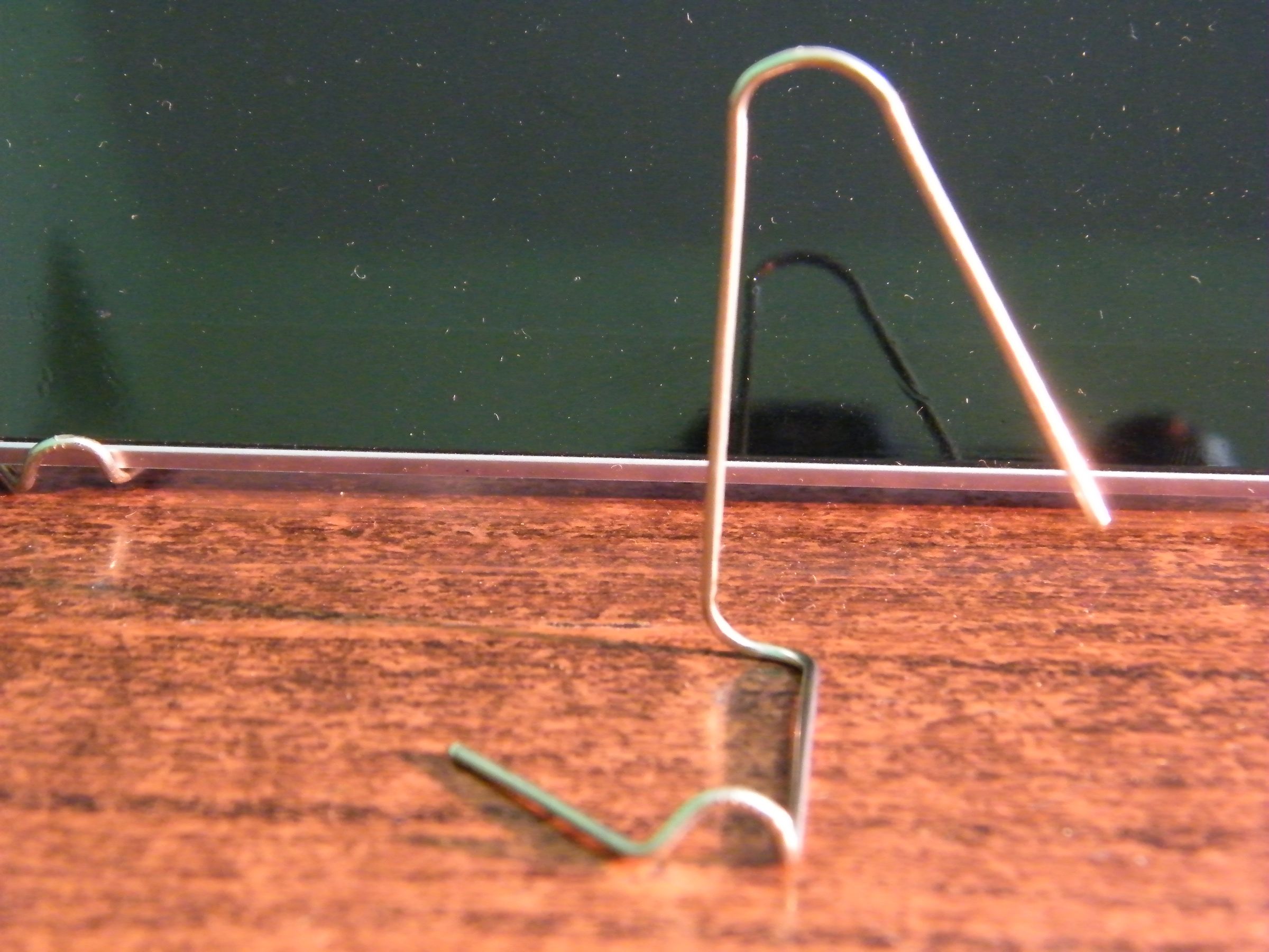 DIY Phone Stand - Paper Clip Mobile Phone Stand - 2min, $0 Project : 5 ...