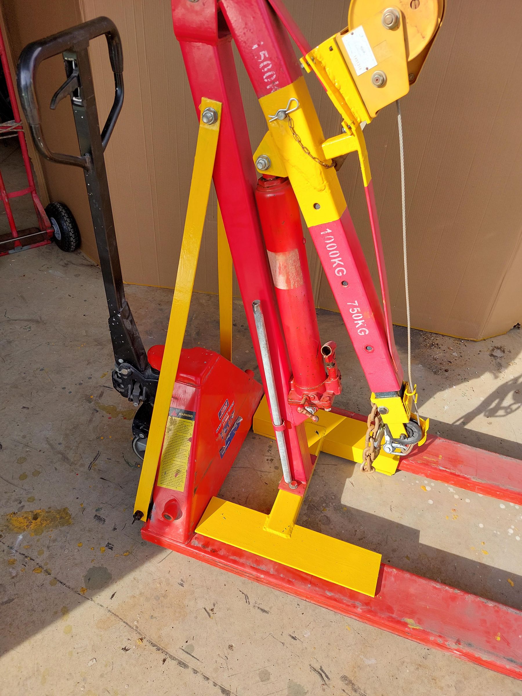 Versatile Workshop Crane - the Bitsa-crane Tool : 6 Steps - Instructables