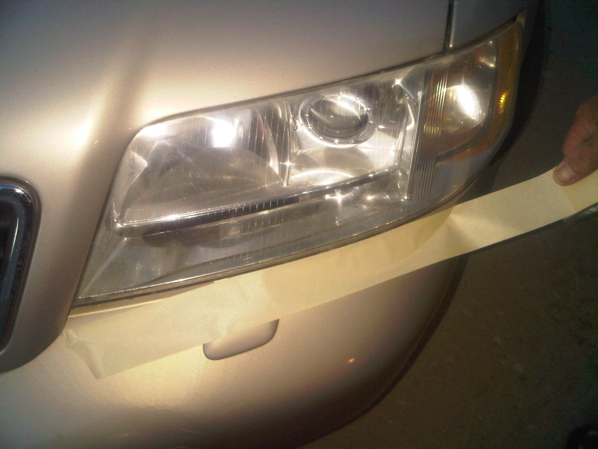 HOW TO CLEAN YOUR CAR HEADLIGHT LENS : 5 Steps - Instructables