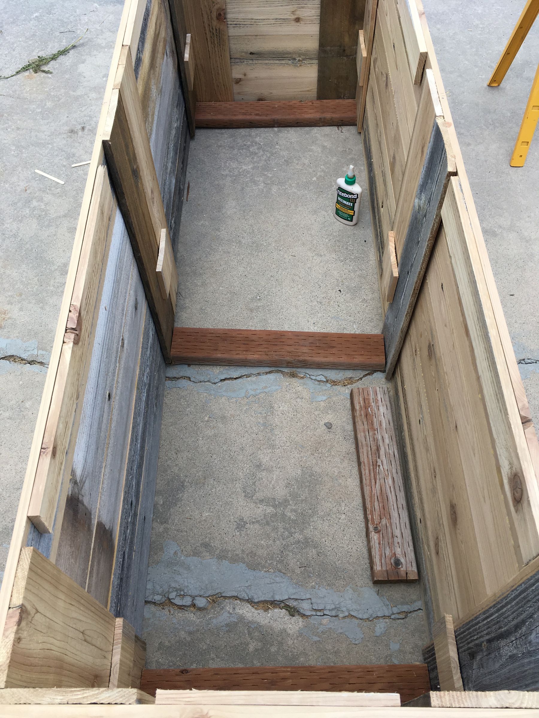 Reclaimed Planter Box : 7 Steps (with Pictures) - Instructables