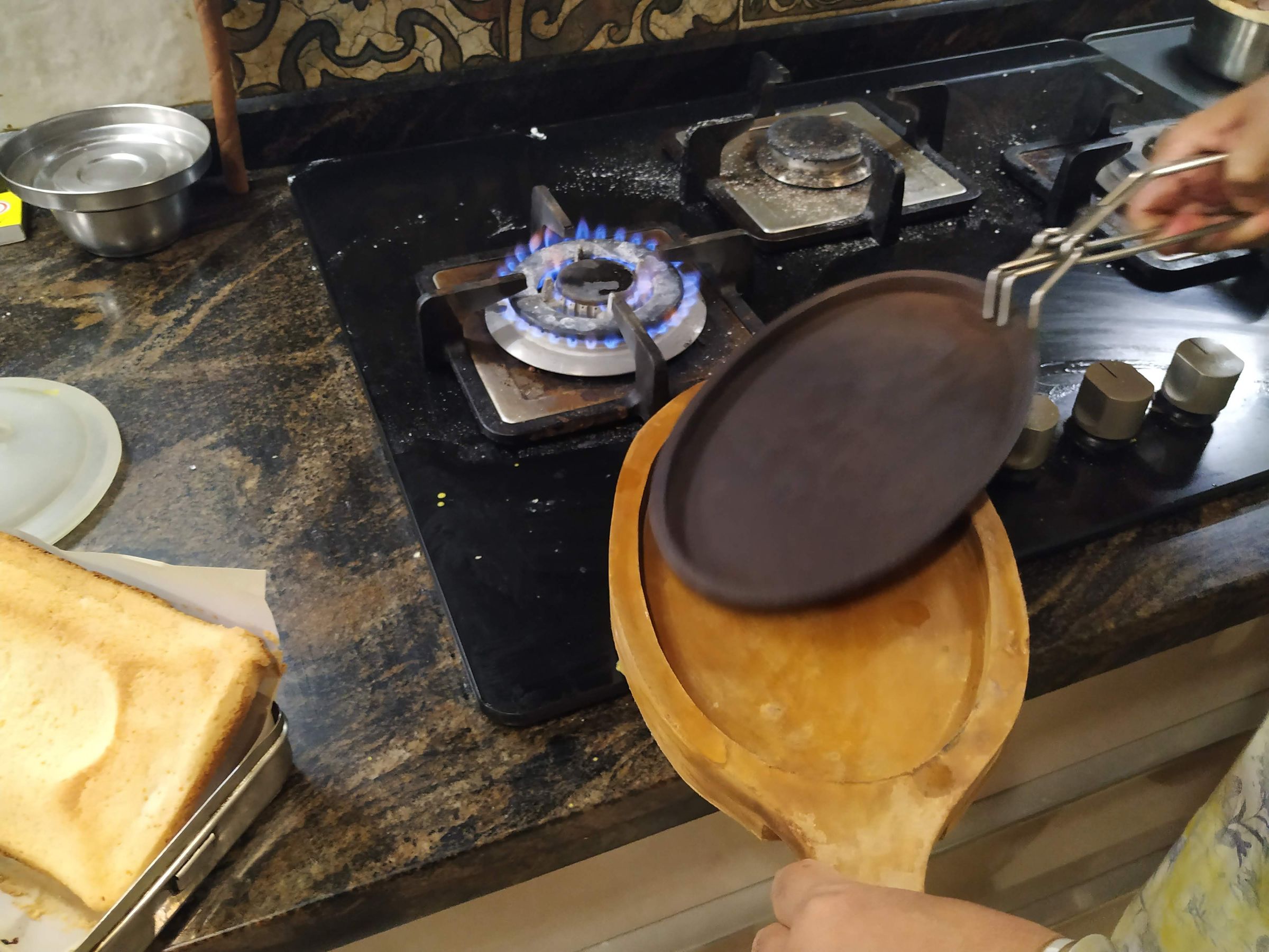 Ice-Cream Sizzler Cake : 7 Steps - Instructables