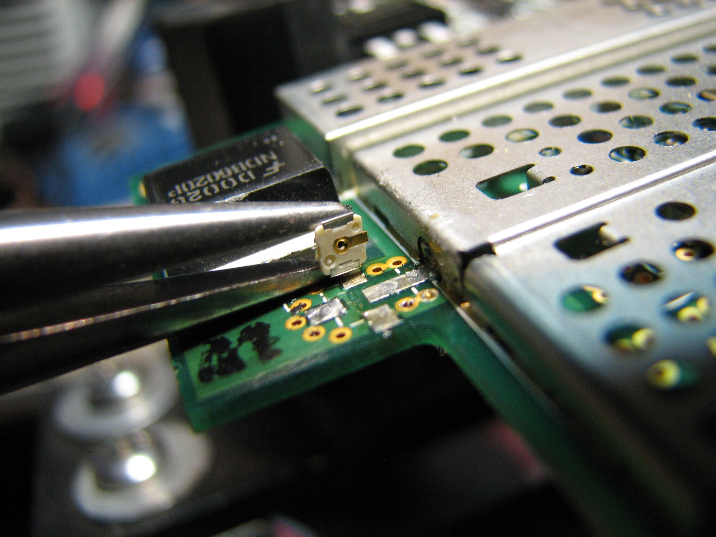 Mod a Ricochet Radio Modem to Take an External Antenna : 8 Steps ...