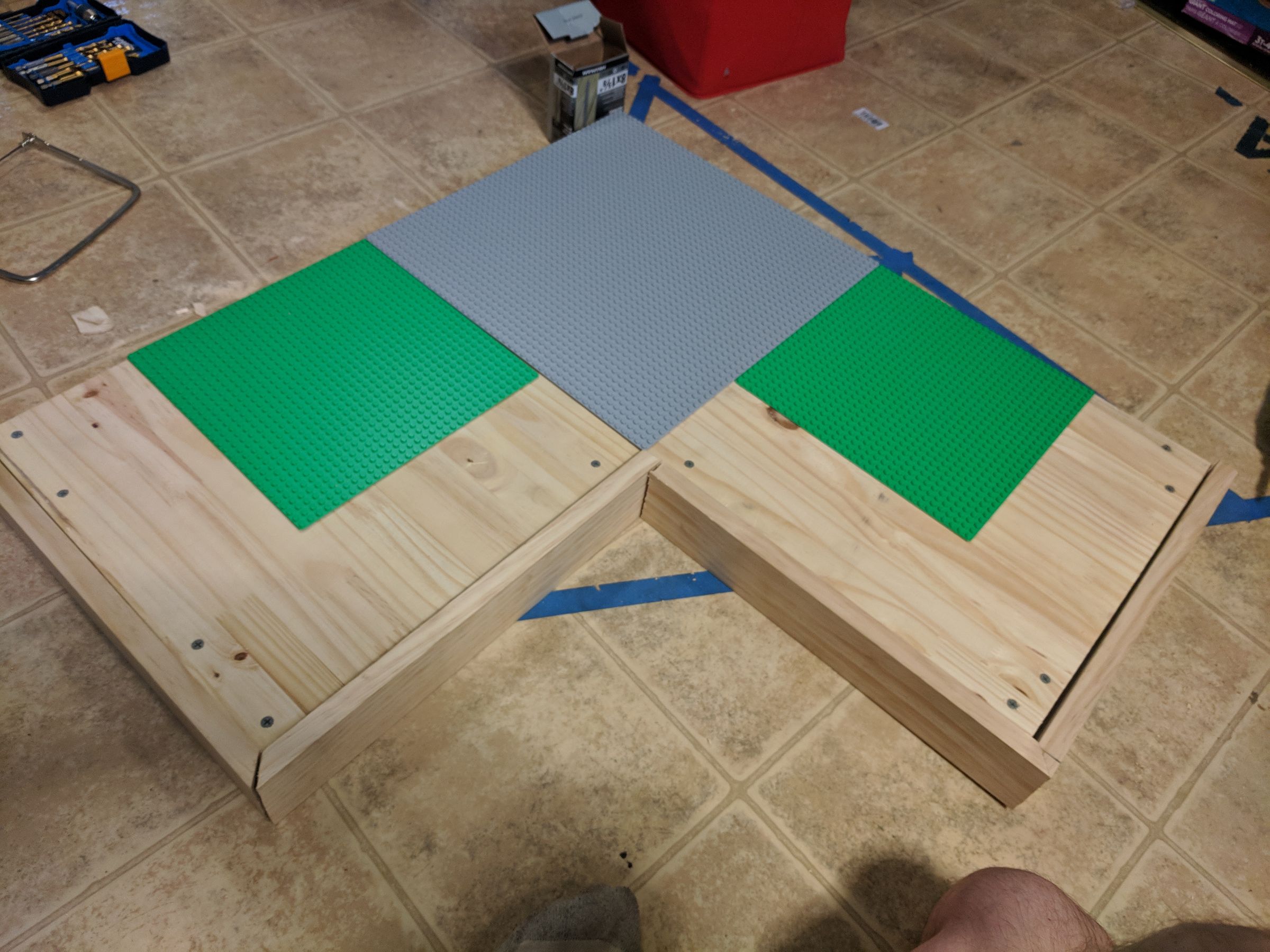 Corner Lego Table : 10 Steps (with Pictures) - Instructables
