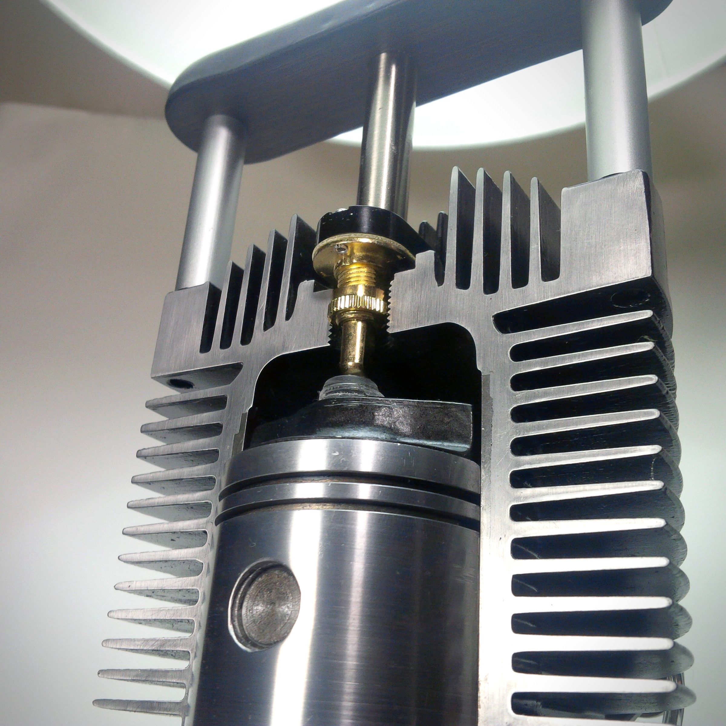 Small Engine Lamp : 7 Steps (with Pictures) - Instructables