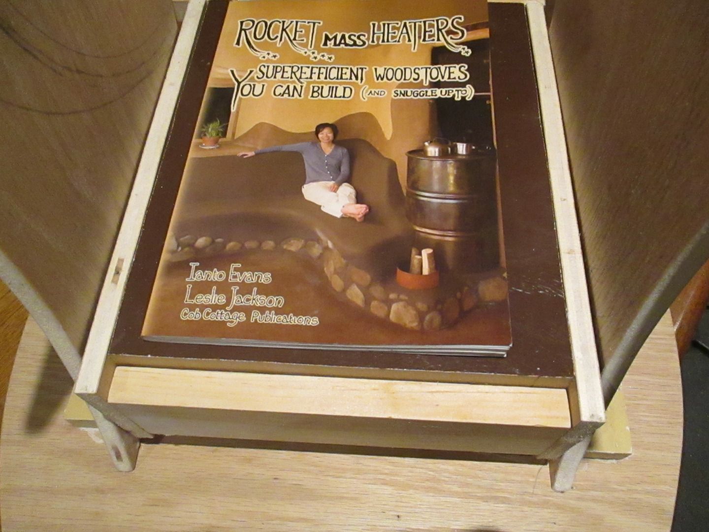 Sci-fi, Jetsons Side Table : 12 Steps - Instructables