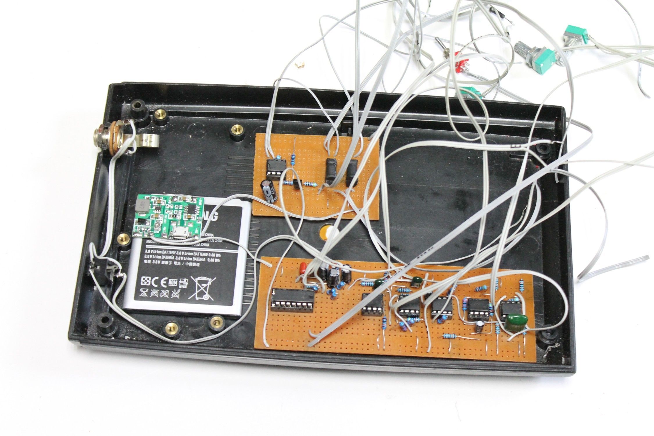 Moog Style Synth : 23 Steps (with Pictures) - Instructables
