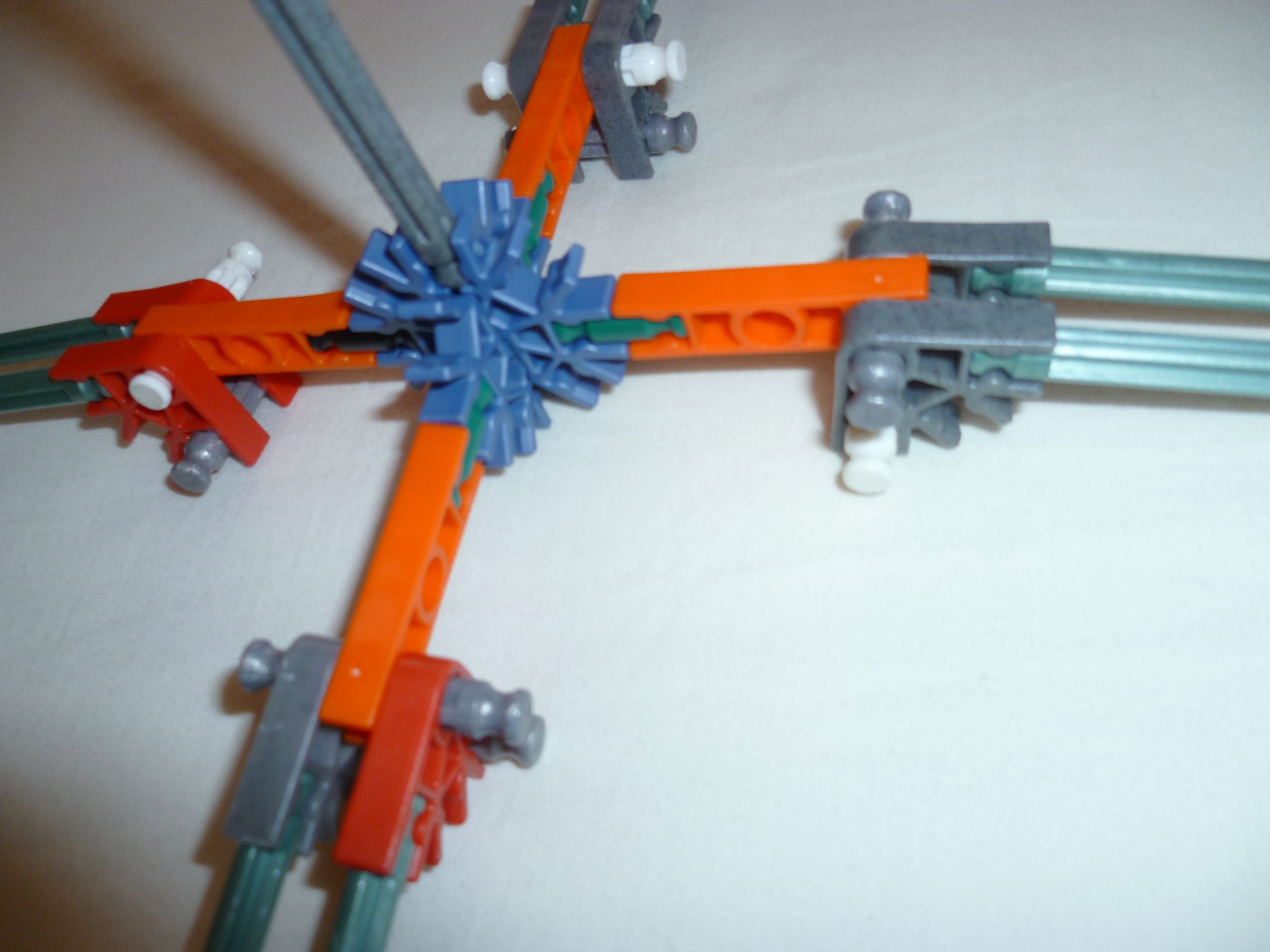 K'nex Quadpod(foldable!) : 4 Steps - Instructables