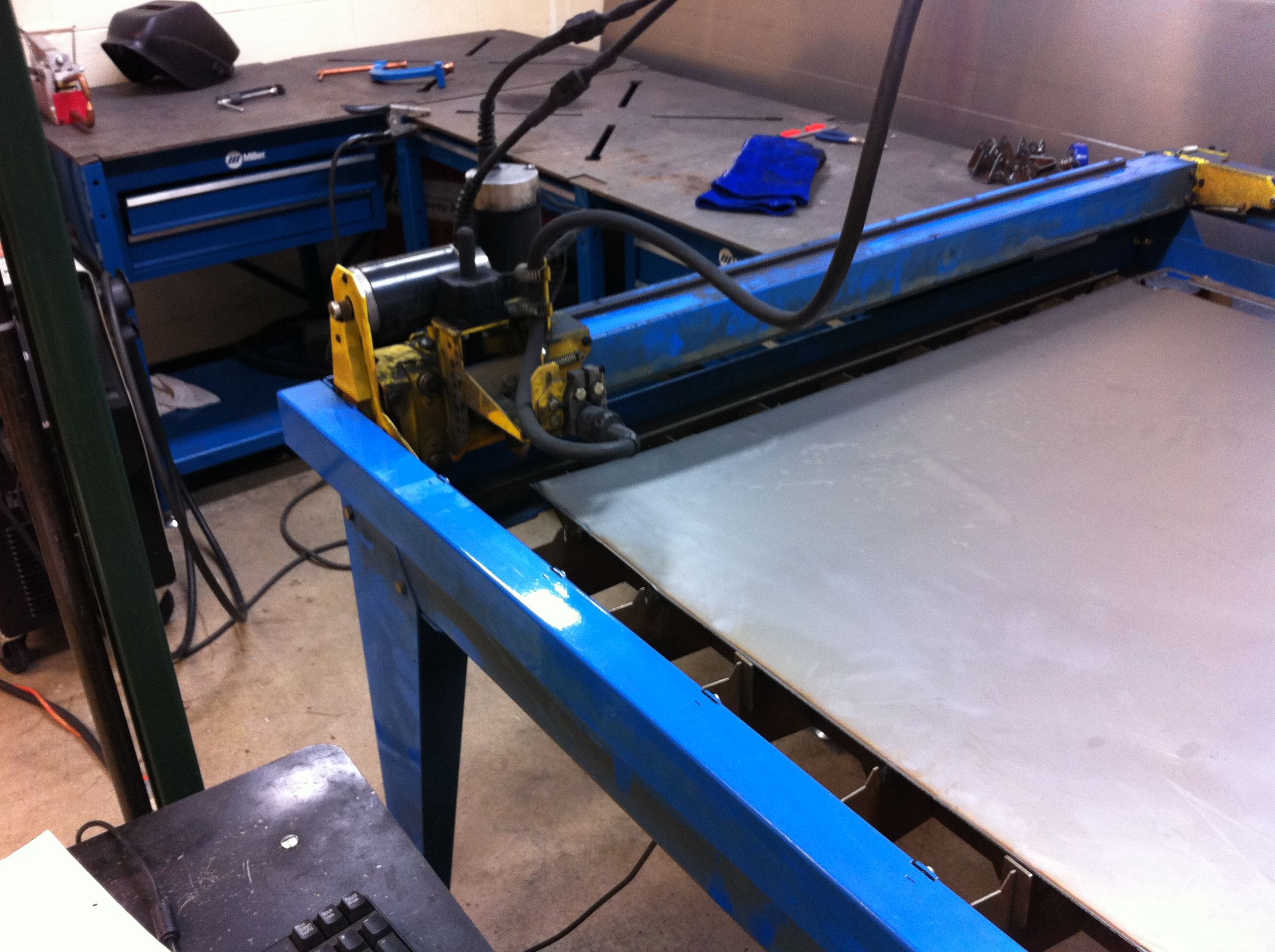 How to Set Up and Use a PlasmaCAM CNC Plasma Cutter : 4 Steps (with ...