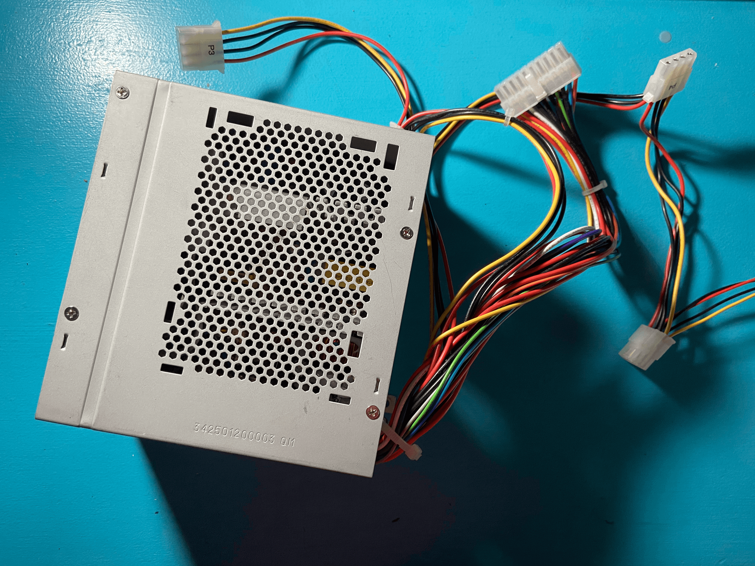 How to Make a Personal Mini Desk Fan Out of an Old Computer – Fits in ...