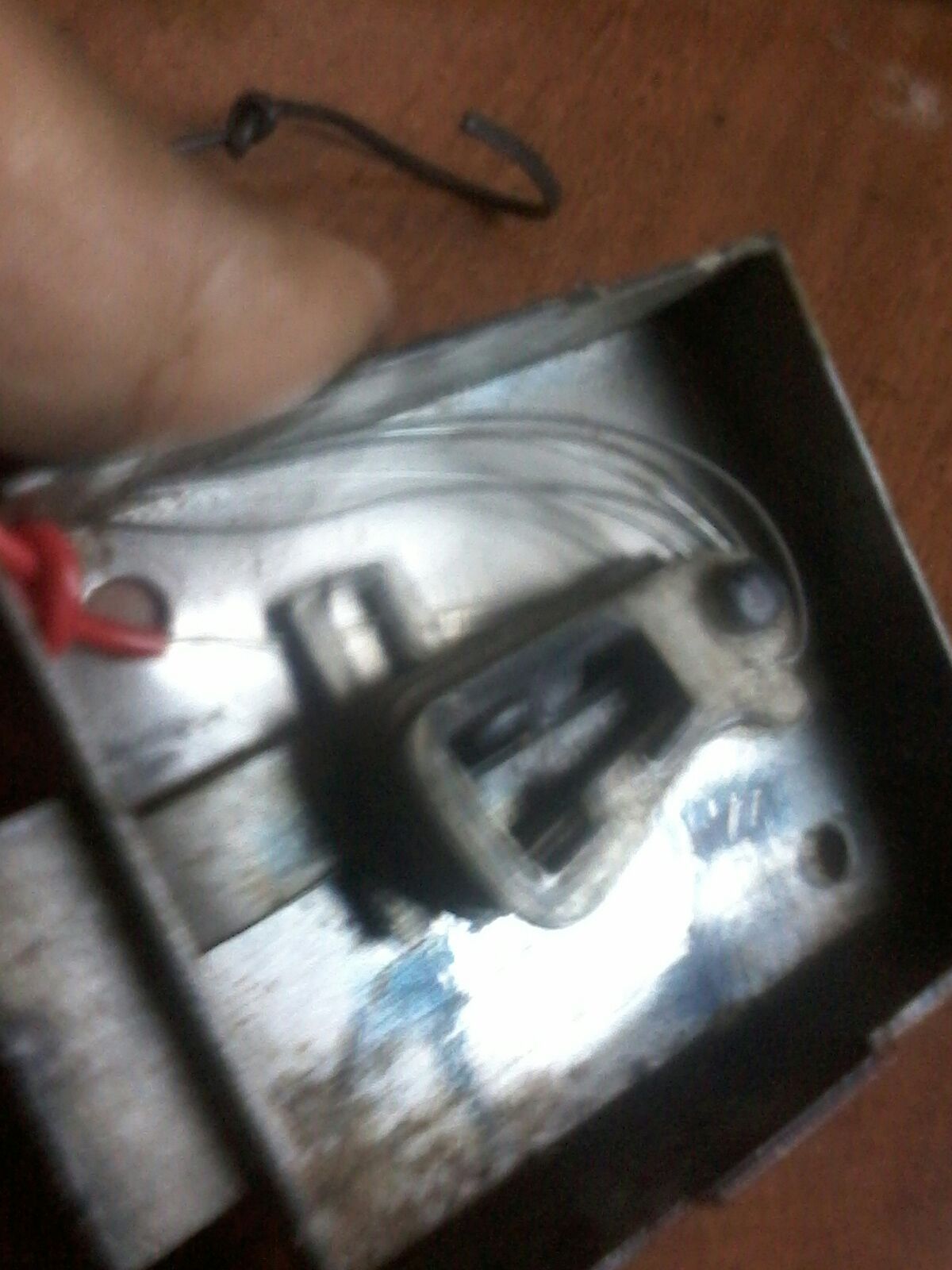 Make Your Own Locker Alarm : 7 Steps - Instructables