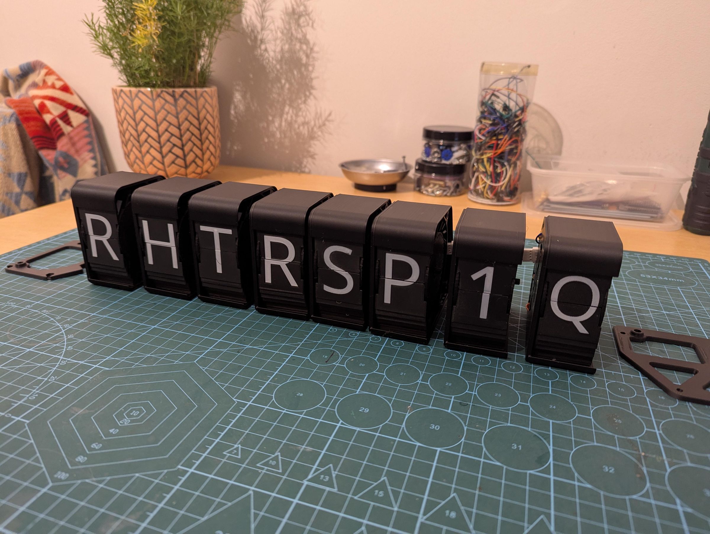 Split Flap Display - (3D Printed, Modular, Compact & Enclosed, With Web ...