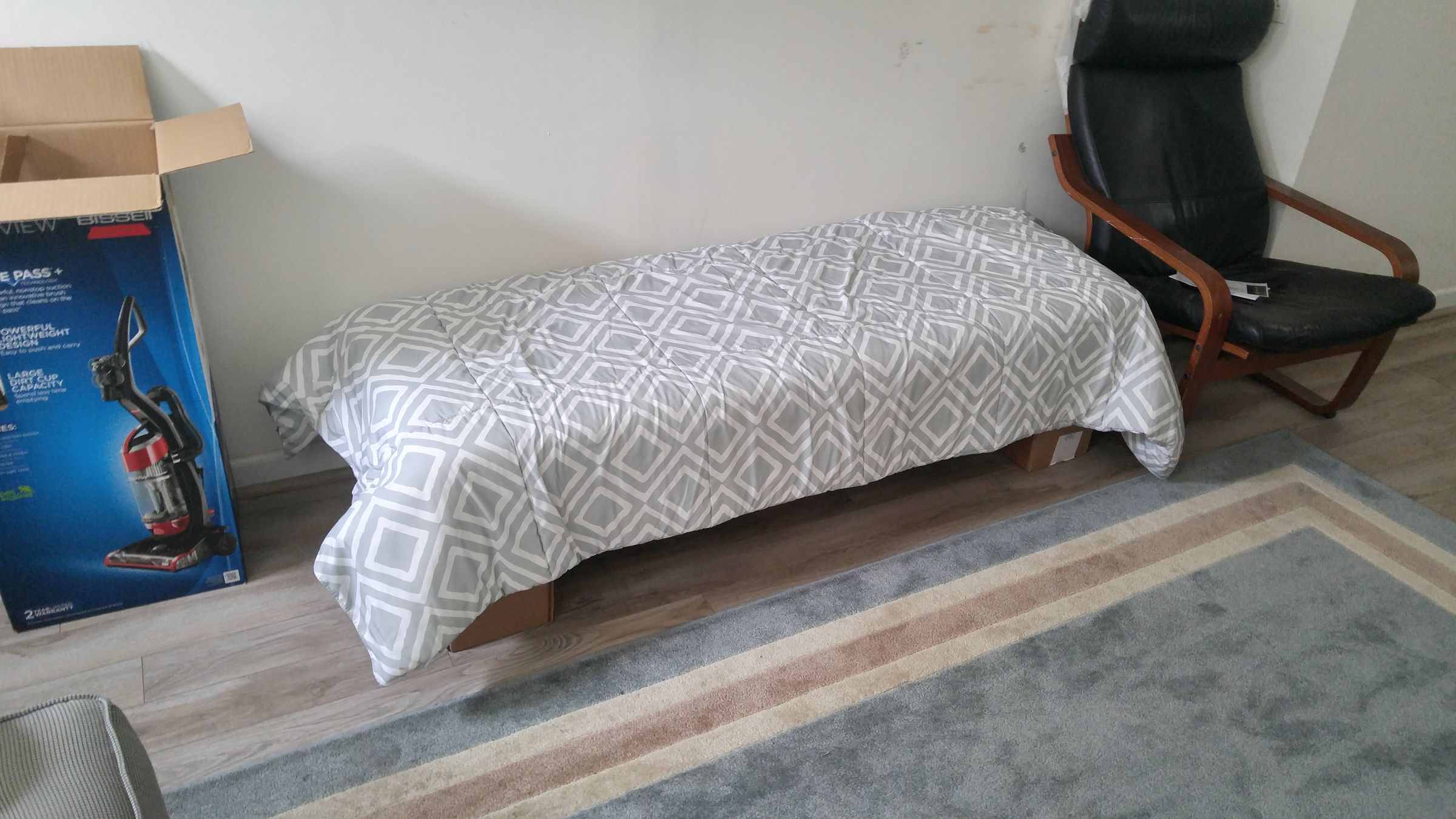Cardboard Couch : 13 Steps (with Pictures) - Instructables