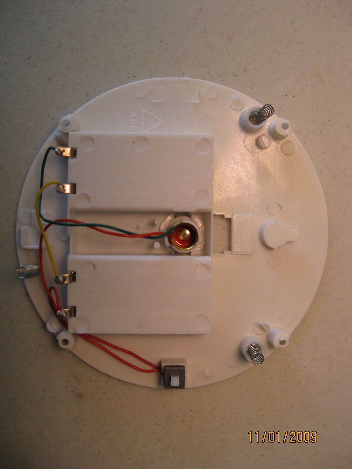 Tap Light LED Auto-Off Hack : 8 Steps - Instructables