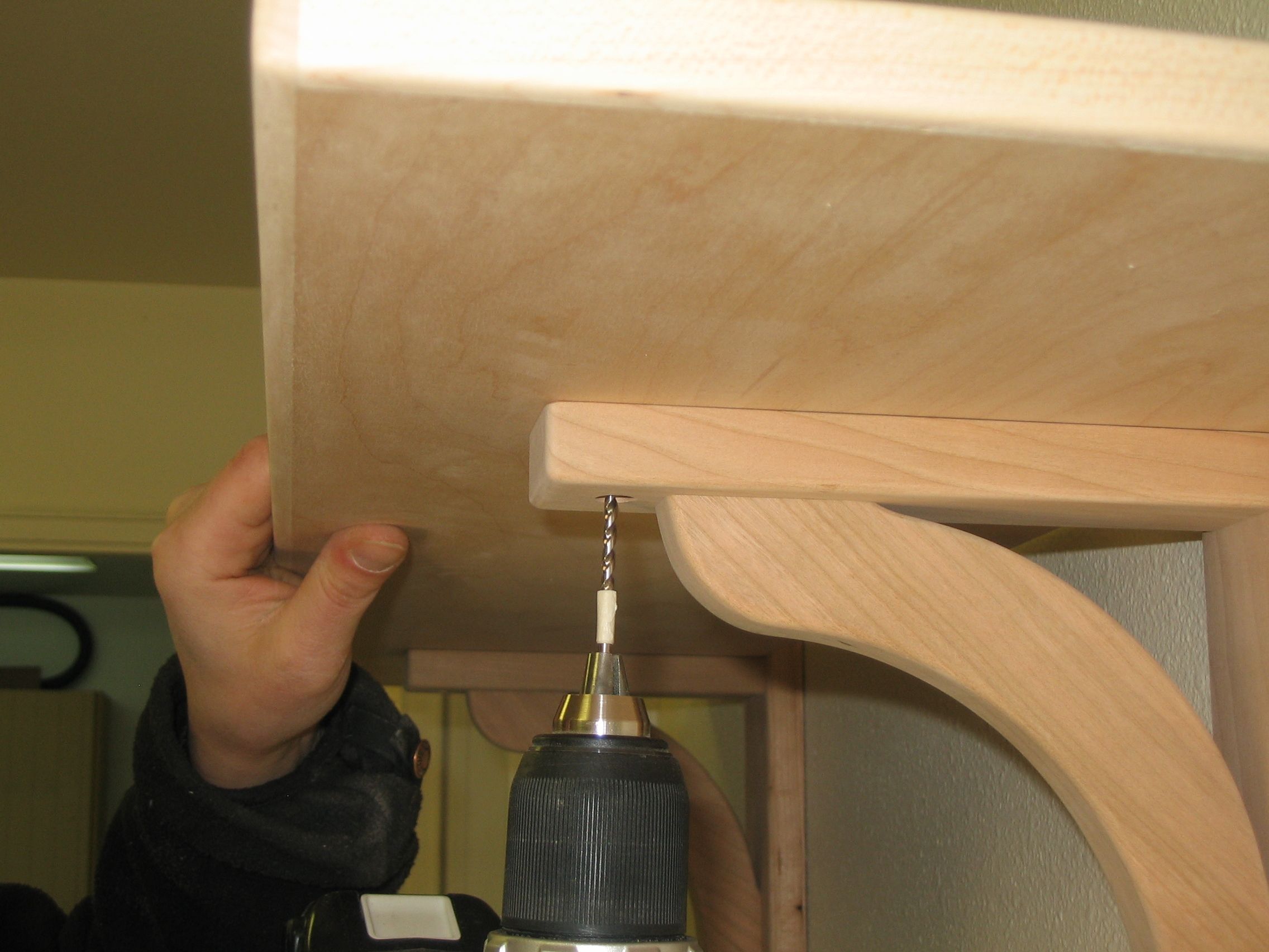 How to Mount a Shelf With Wood Shelf Brackets : 16 Steps (with Pictures ...