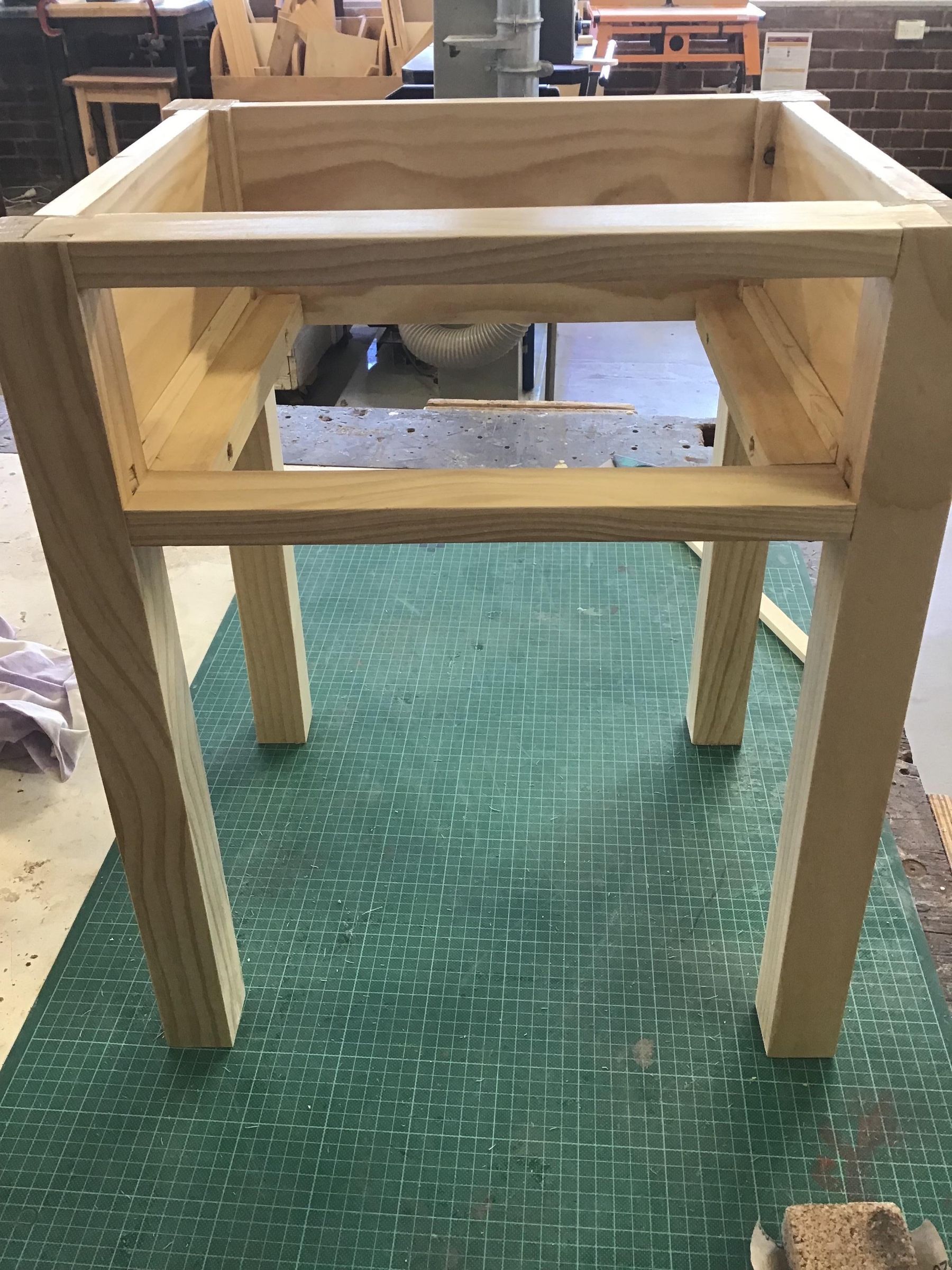 Small Side Table : 6 Steps (with Pictures) - Instructables
