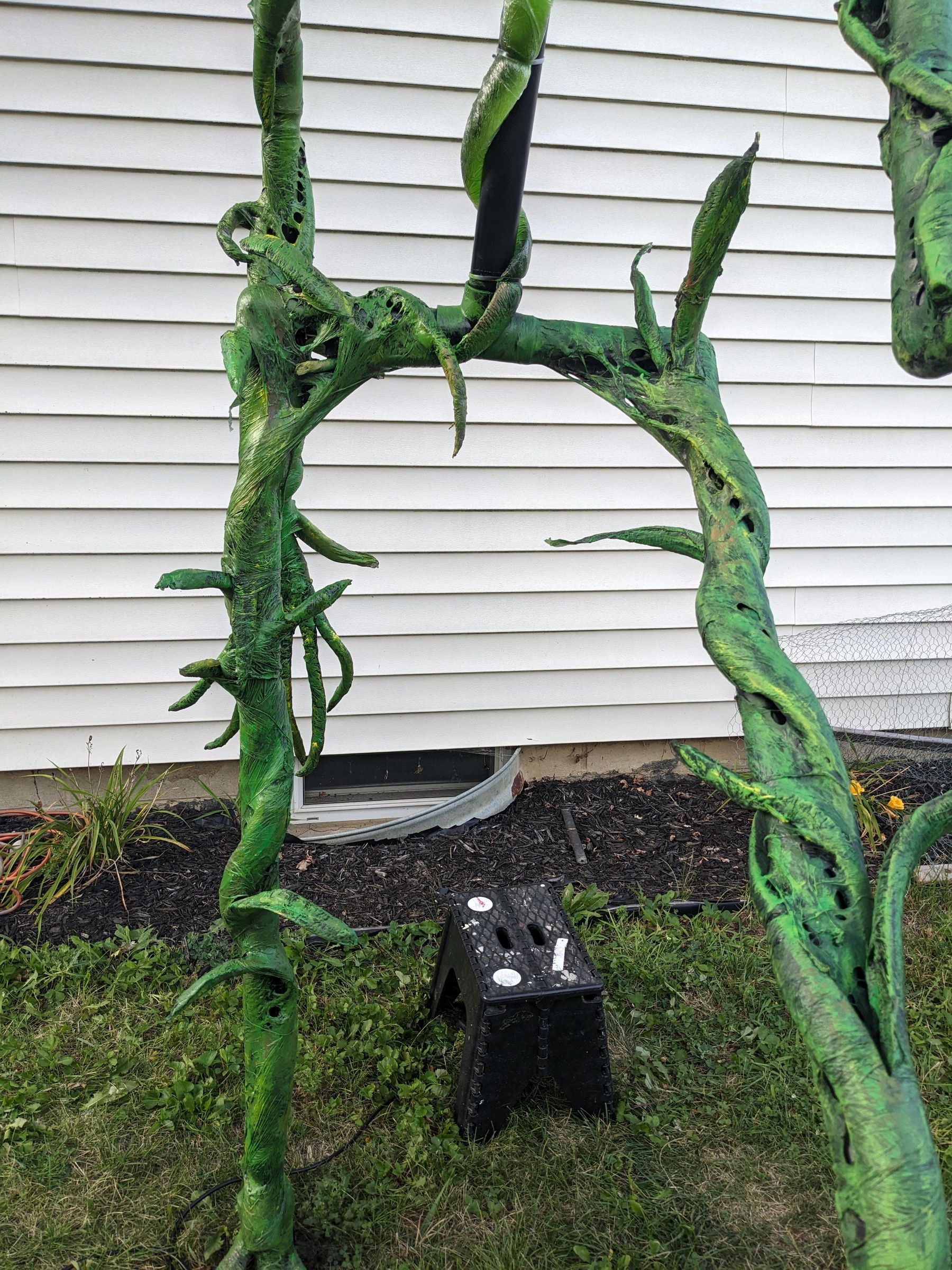 DIY 12ft Grimacing Pumpkin Monster Halloween Prop /Decoration : 5 Steps ...