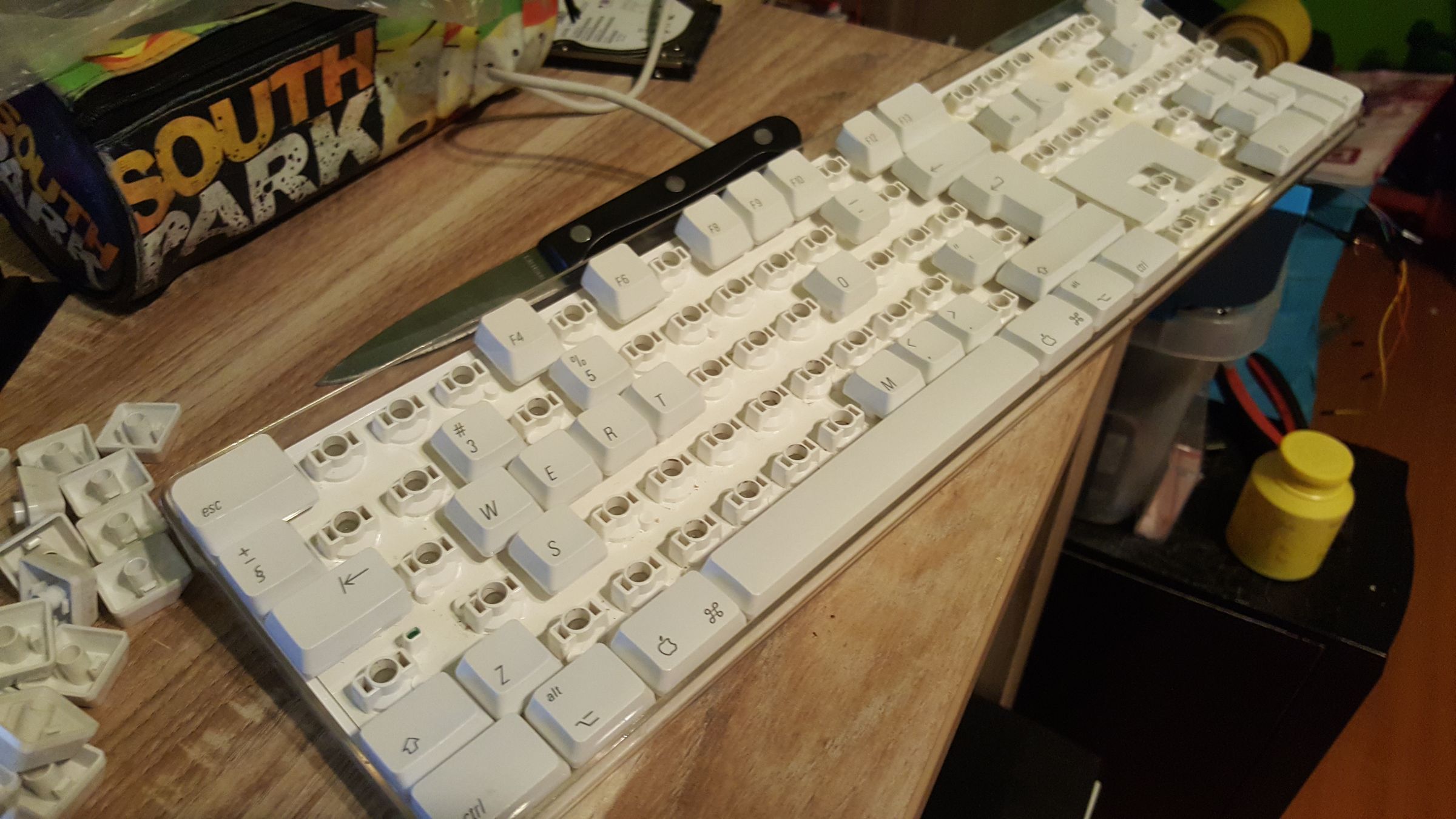 Restoring an Apple A1048 Keyboard : 6 Steps (with Pictures) - Instructables