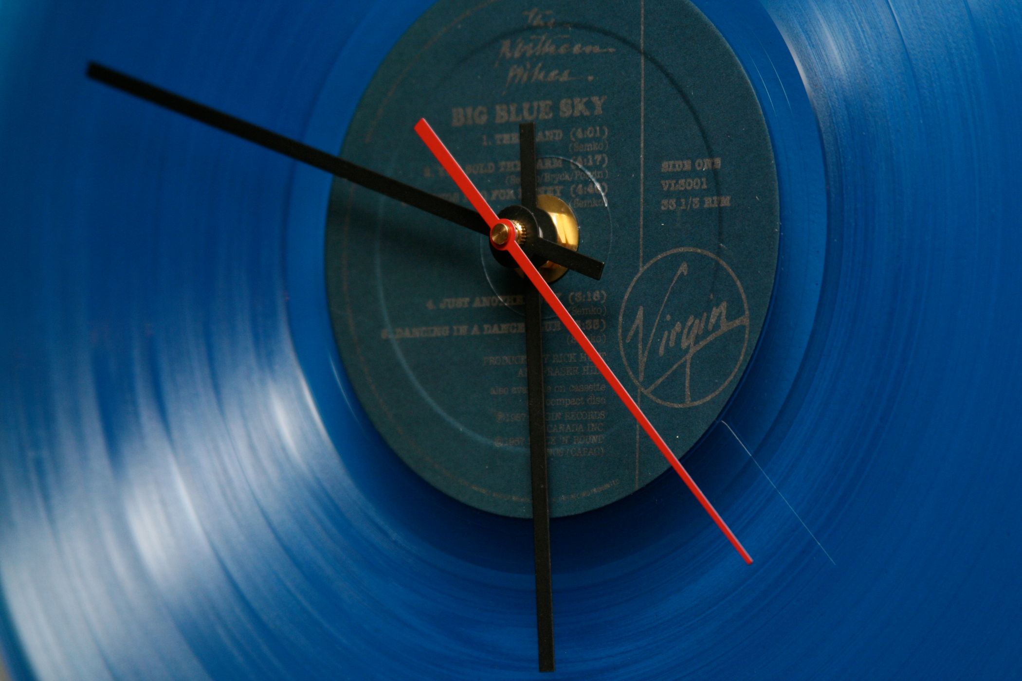 LP Clock : 4 Steps - Instructables