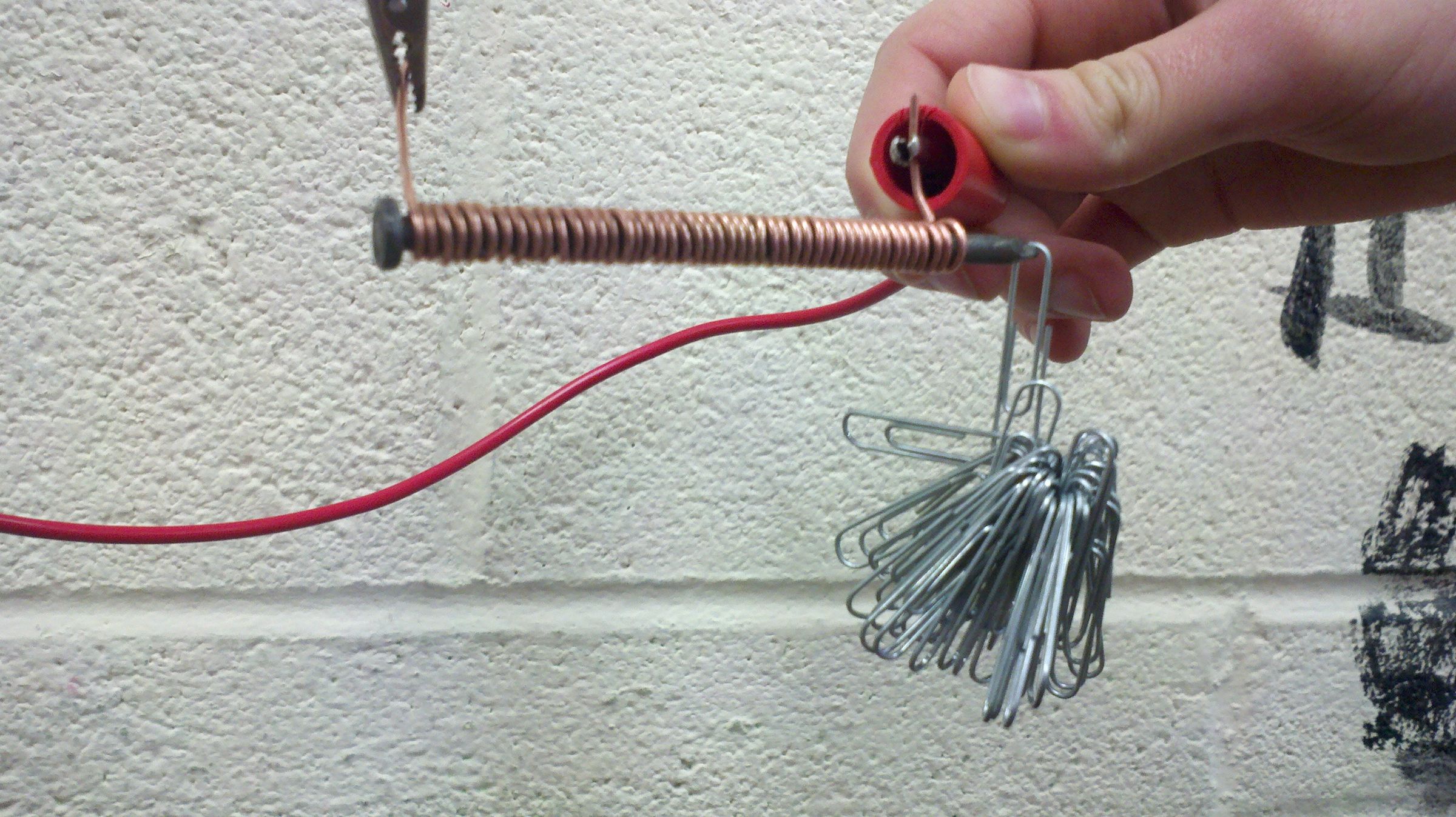 Electromagnet : 4 Steps - Instructables