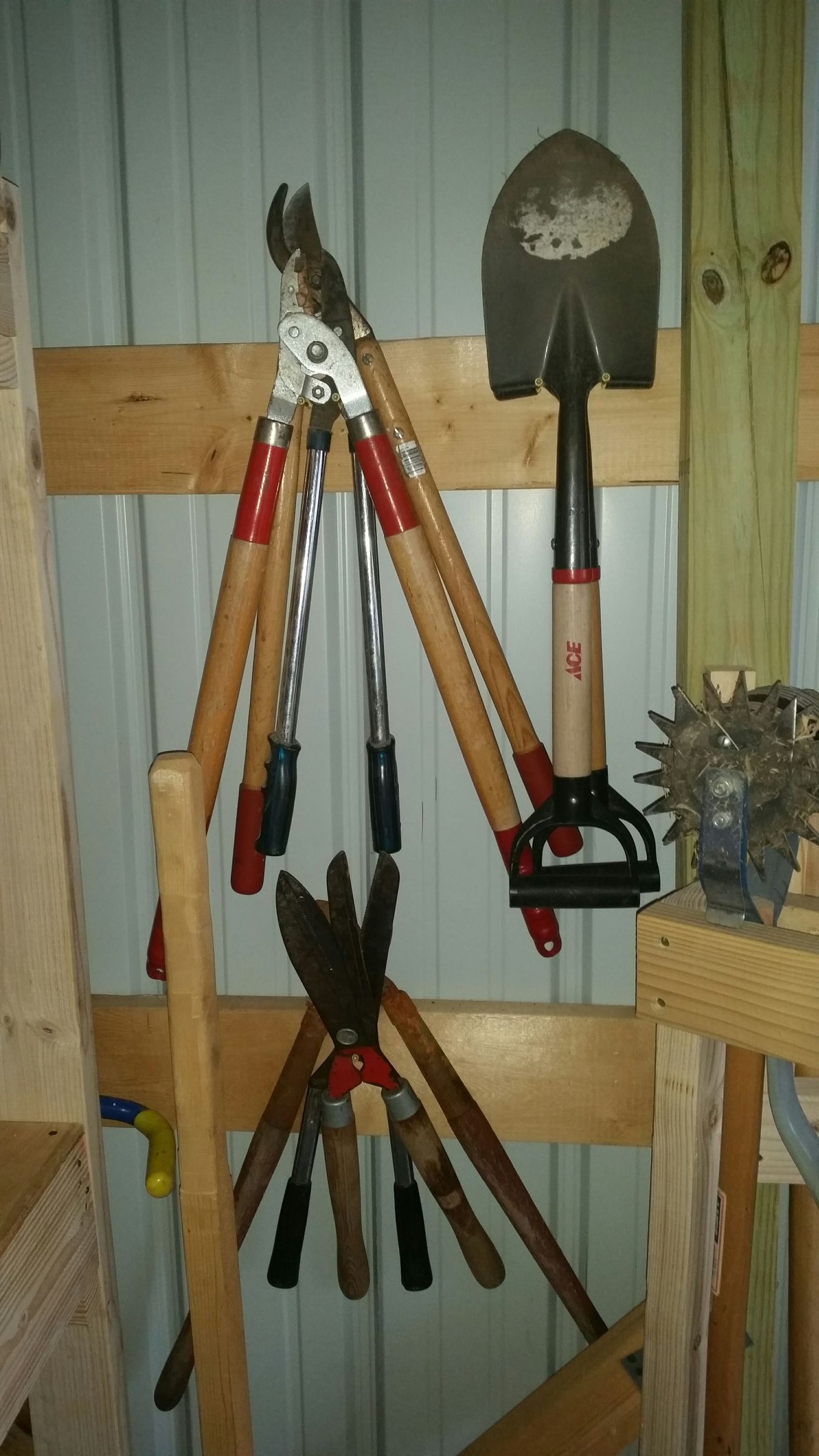 Long Handled Swinging Tool Rack : 7 Steps (with Pictures) - Instructables