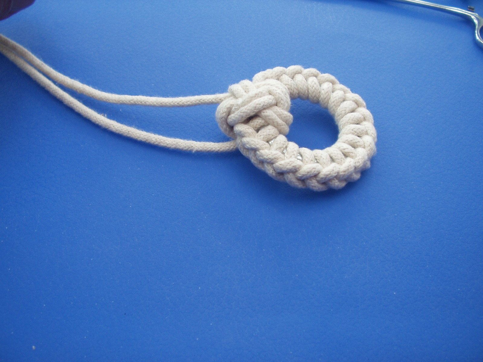 Single Strand Ringbolt Hitching : 11 Steps (with Pictures) - Instructables